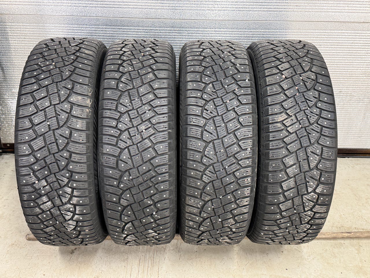 215 65 R17 Continental Ice Contact 2. Urasyvyys 2kpl 5.5mm - 2kpl 4.5mm ...