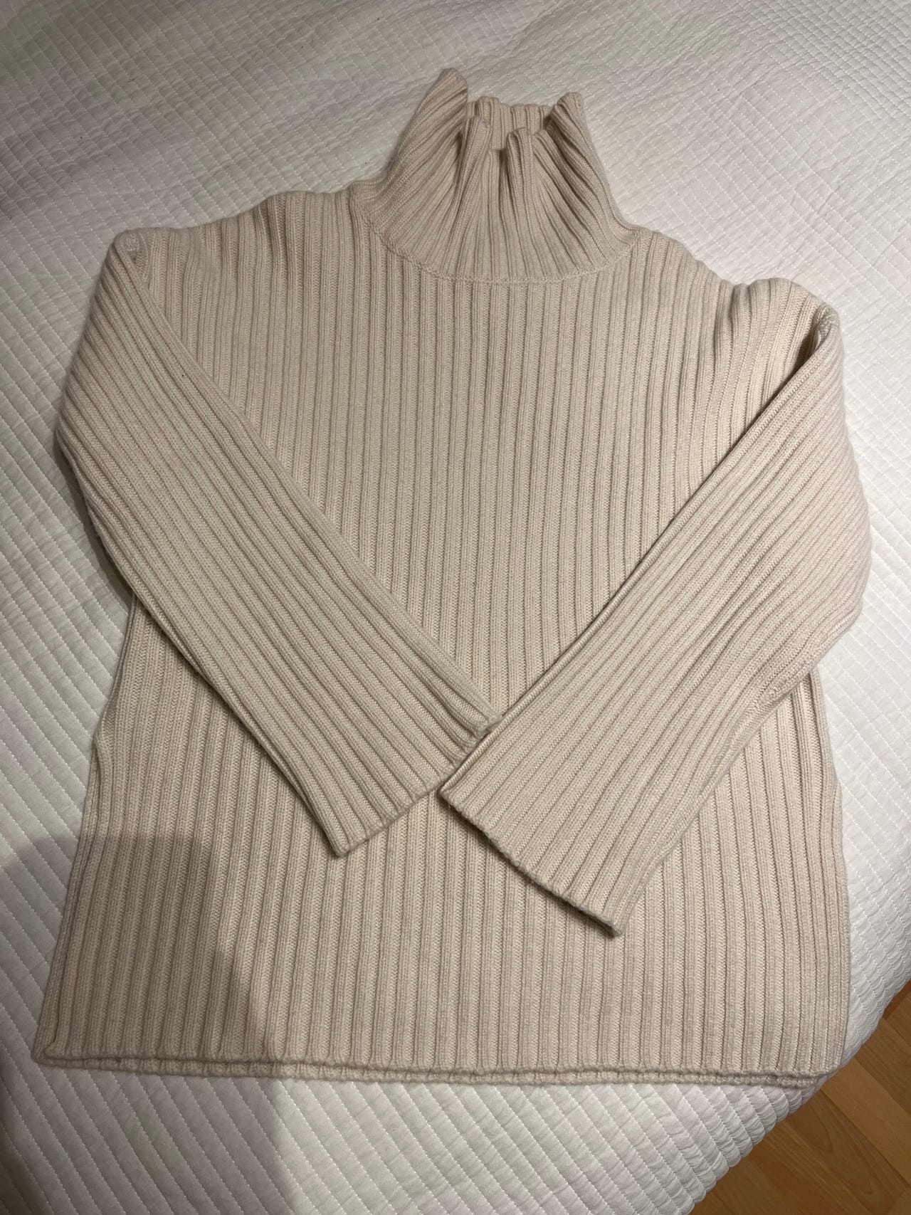 Almada Label neule | Tori