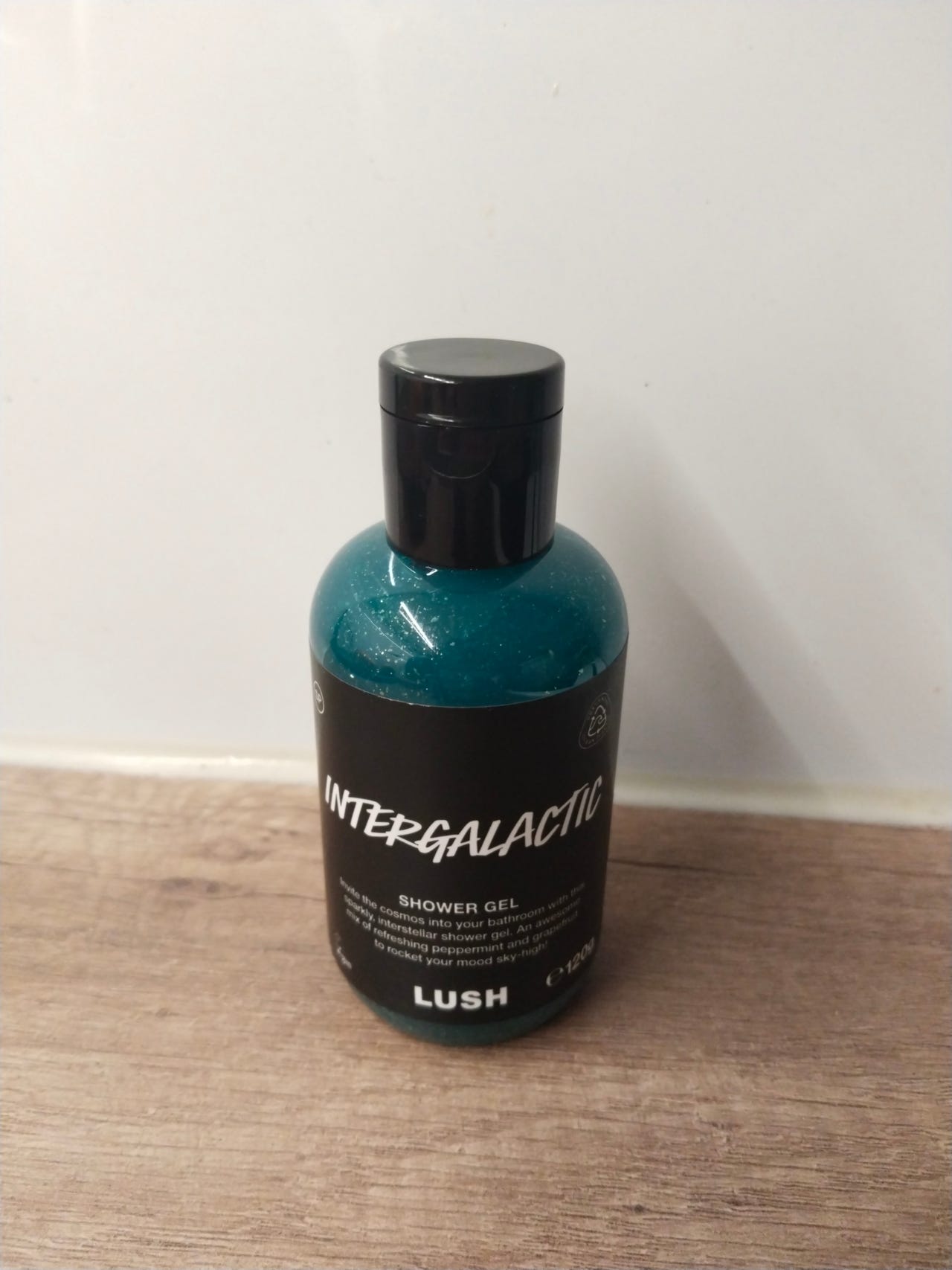 Lush Intergalactic suihkugeeli 120g | Tori