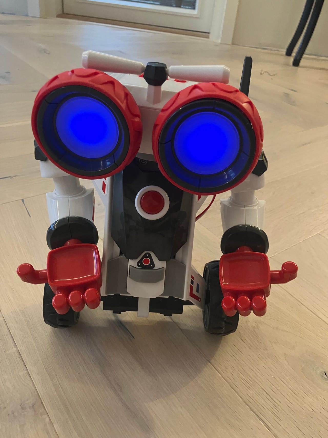 Sam tekoälyrobotti | Tori