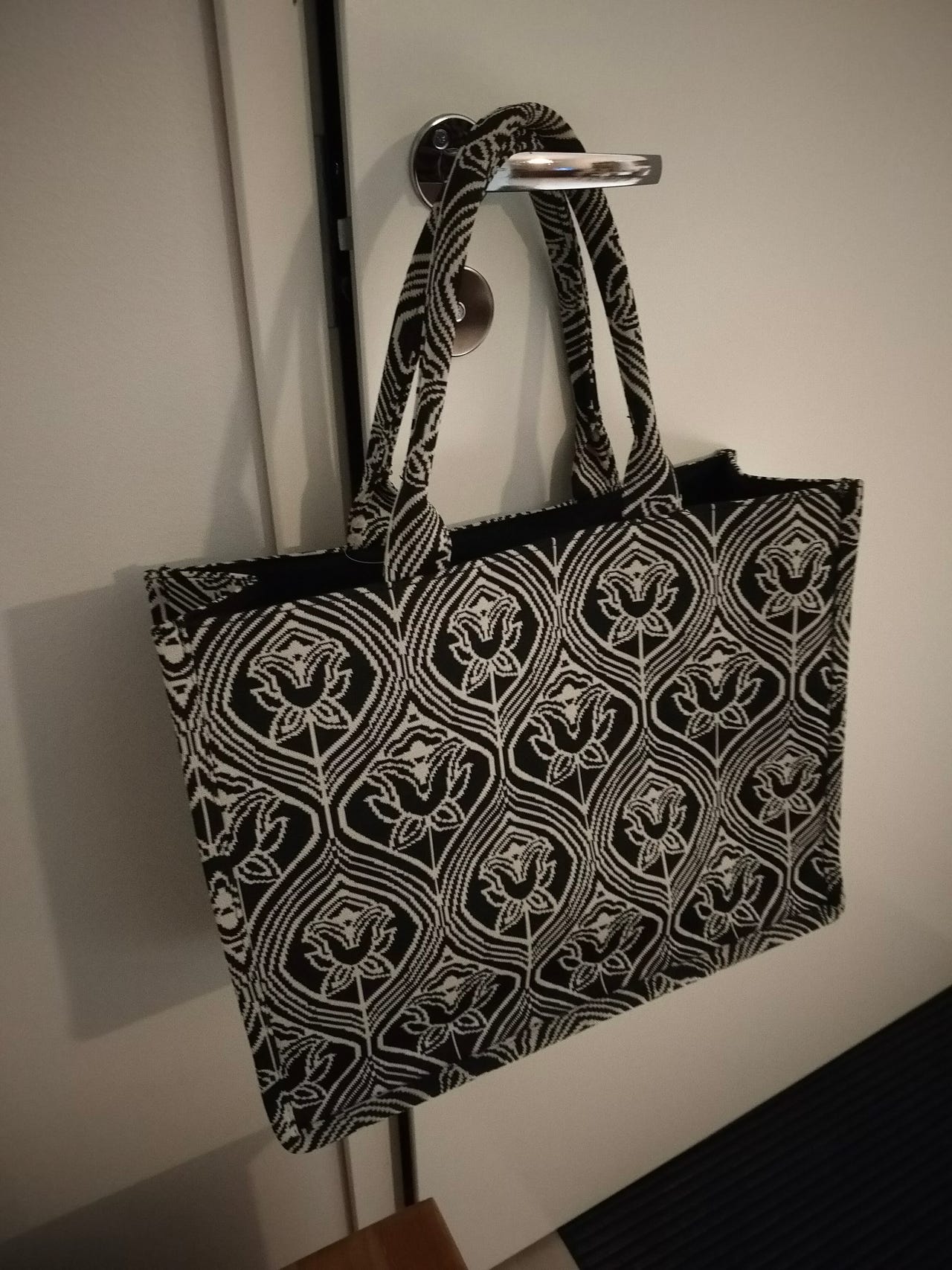 Myydään H&M kassi/laukku, UUSI | Tori