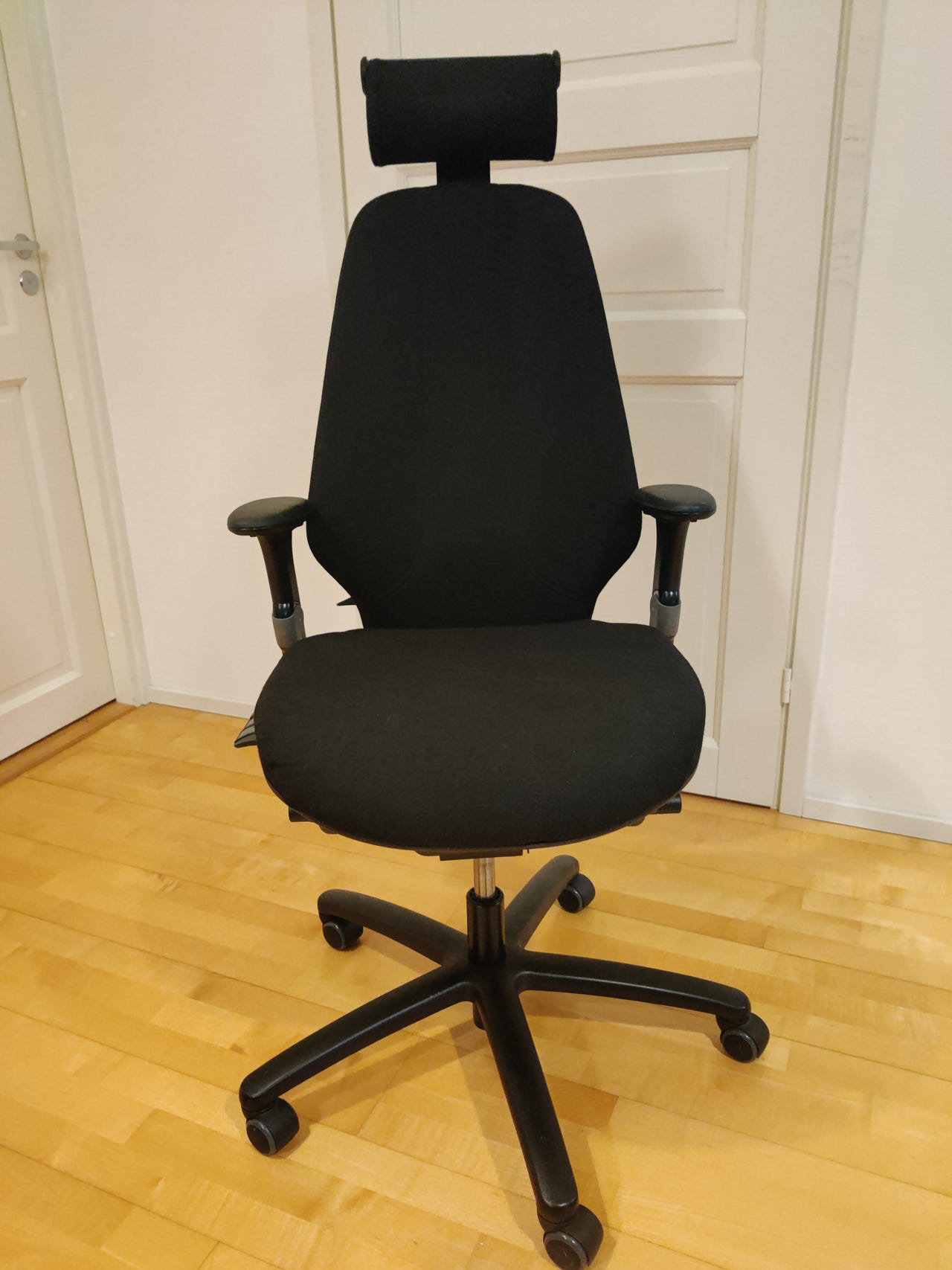 Martela Logic 400 työtuoli, käsinojat | Tori