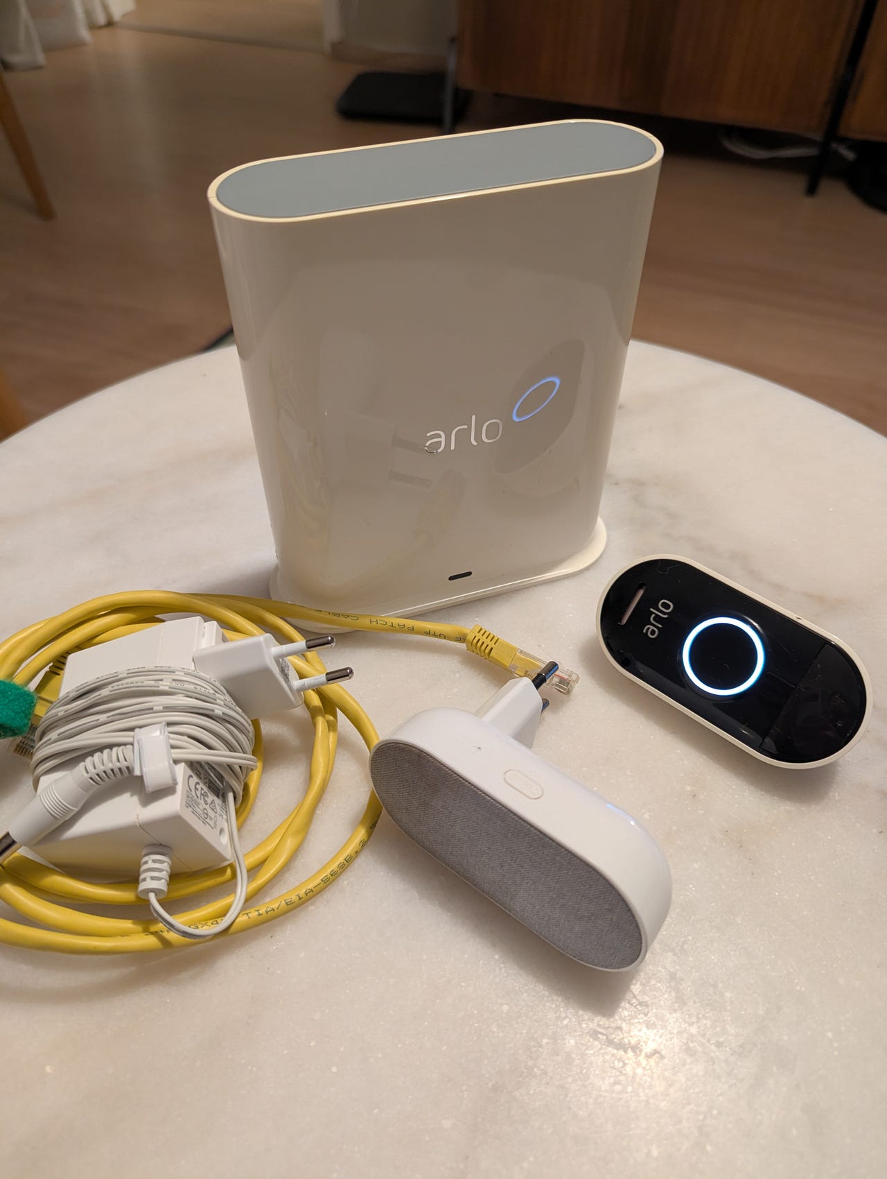 Arlo paketti: SmartHub + soittokello + ovikello | Tori