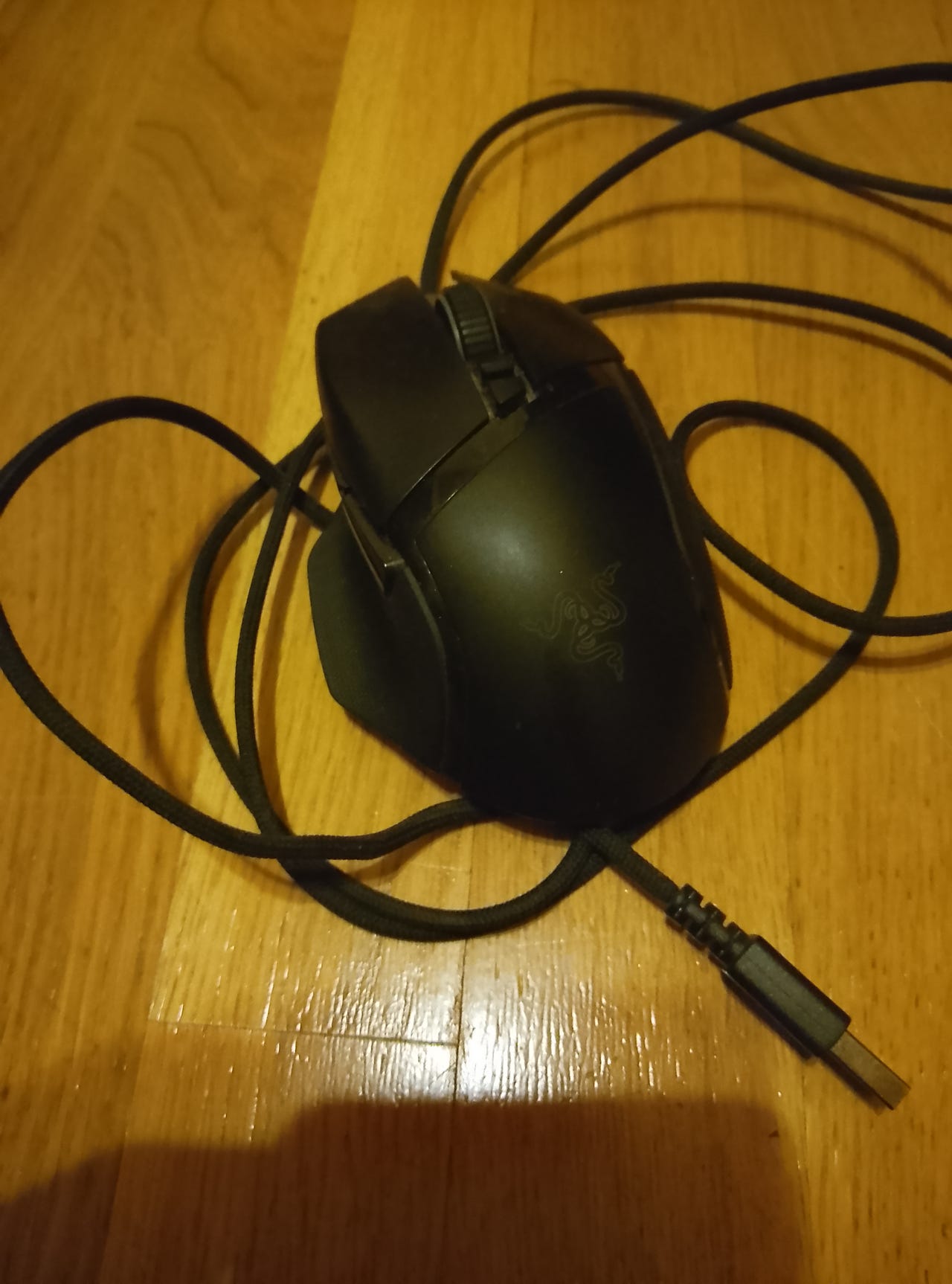 Razer Basilisk V3 | Tori