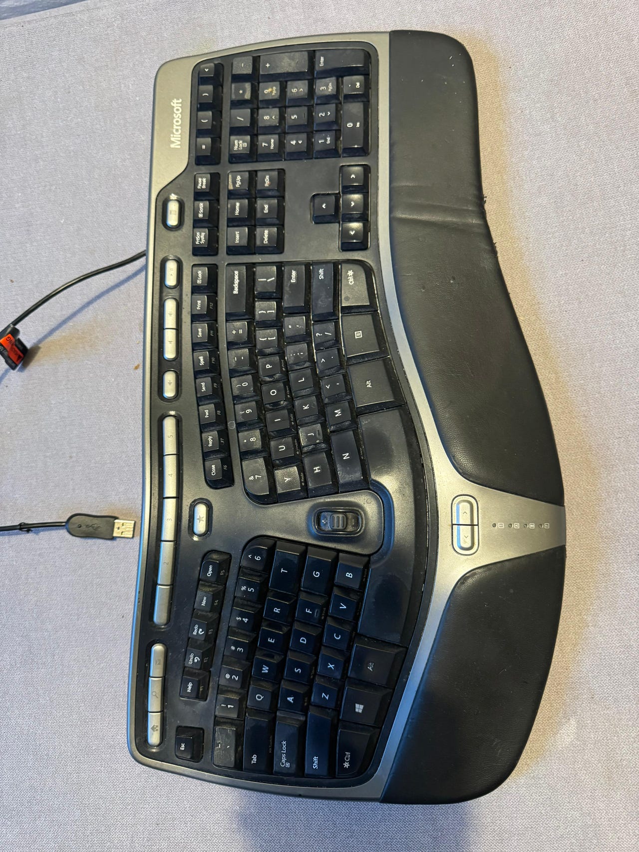 Microsoft Natural Ergonomic Keyboard 4000 v1.0 | Tori