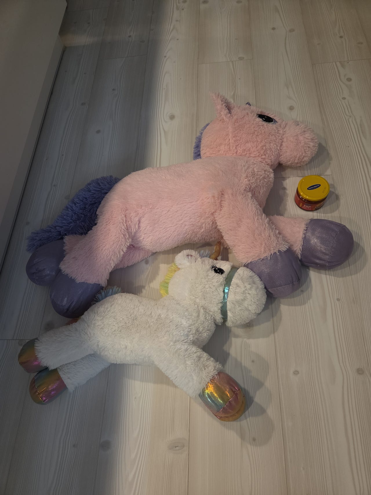 Yksisarvinen emo ja lapsi | Tori