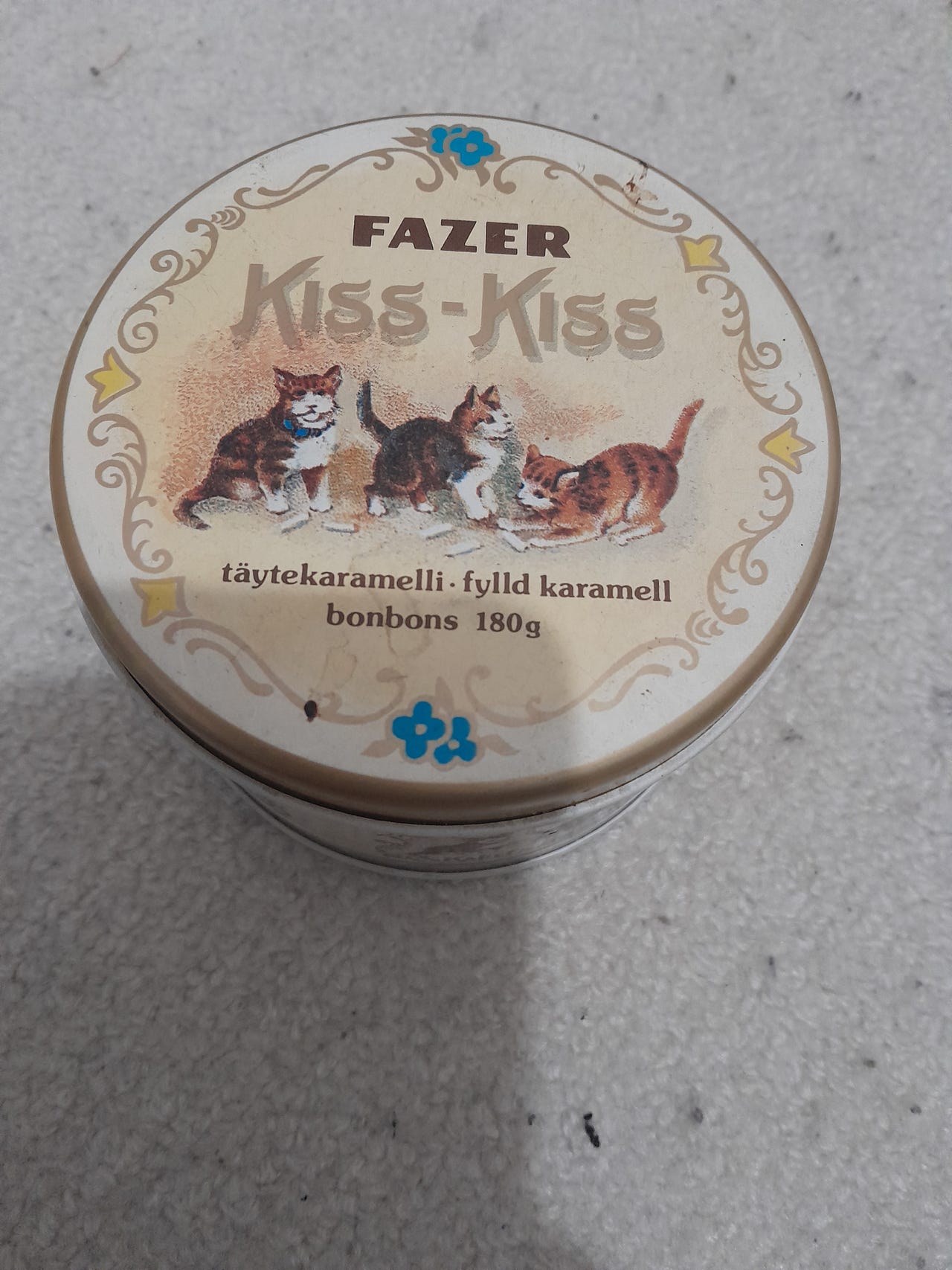 Kiss kiss peltipurkki | Tori