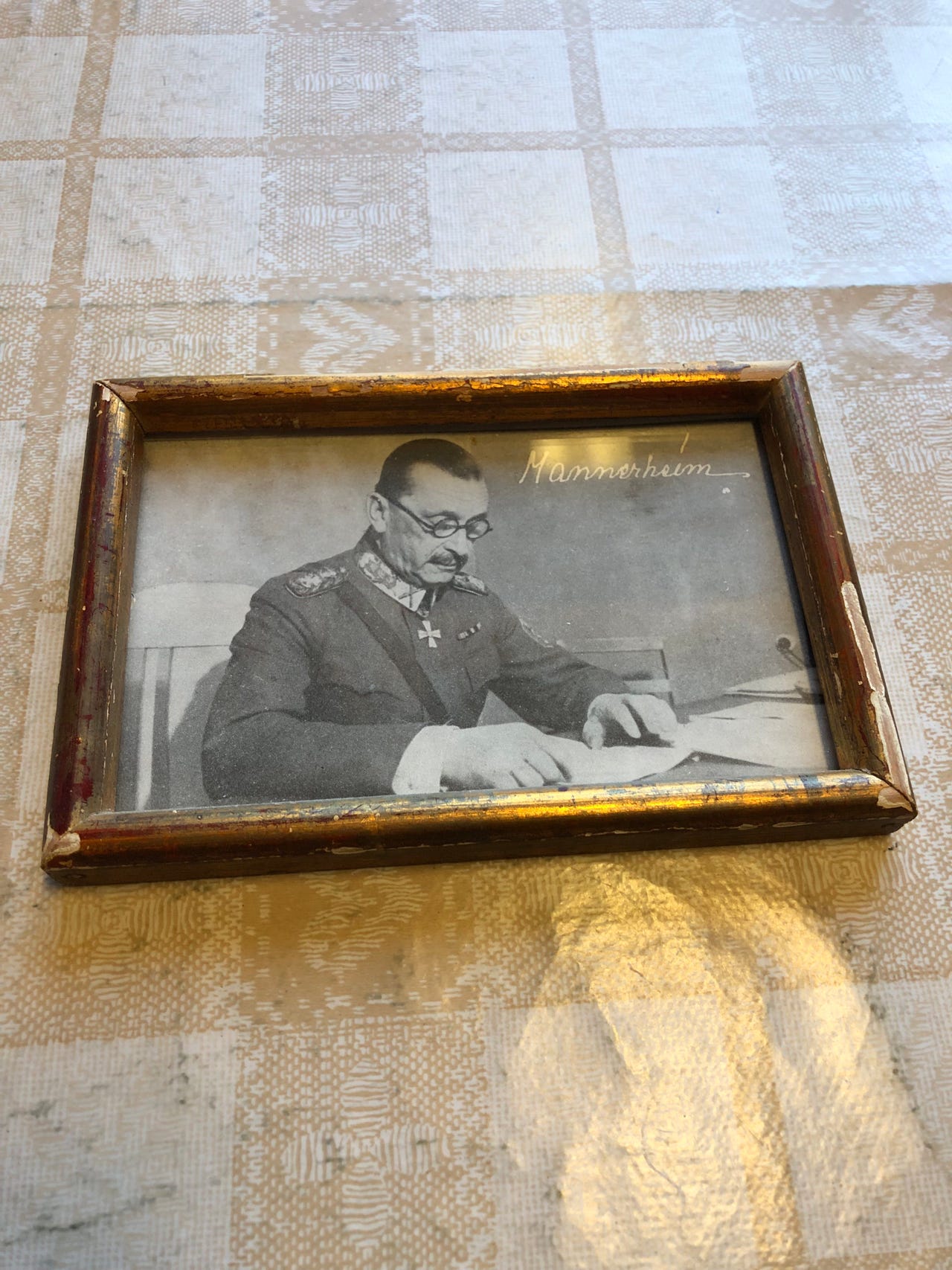 Mannerheim postikortti puukehyksillä | Tori