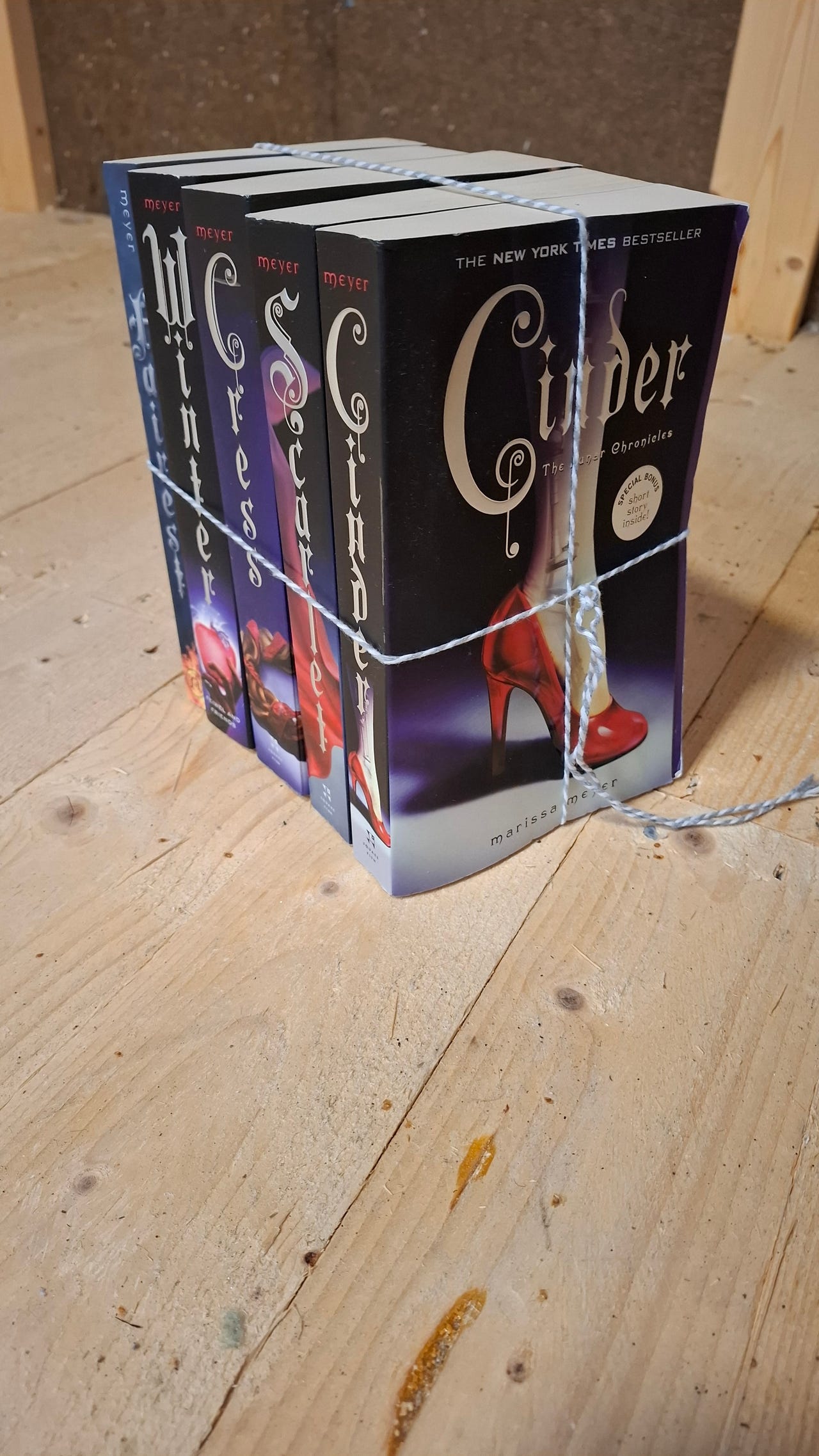 The Lunar Chronicles – 5 kirjaa, Marissa Meyer (Englanti) | Tori