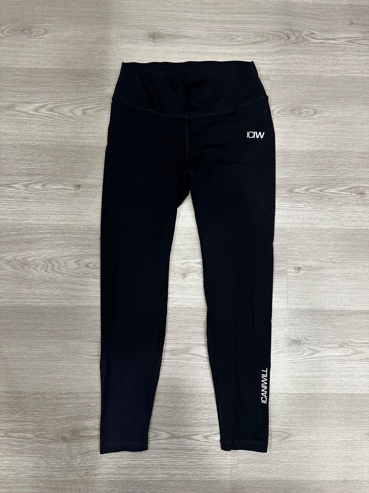 ICIW V-Shape Scrunch treenihousut | Tori