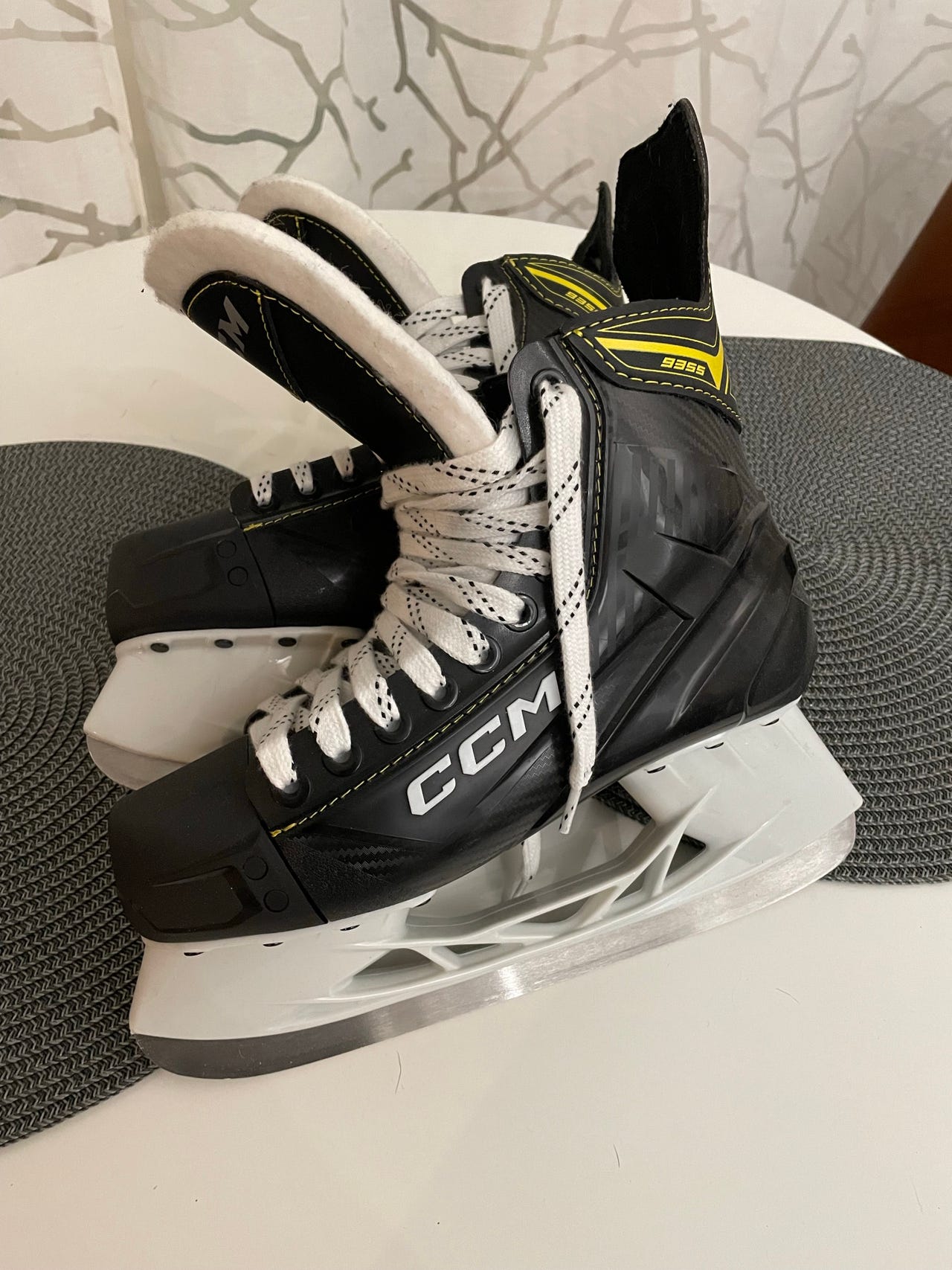 CCM SuperTacks Luistimet koko 40.5 | Tori