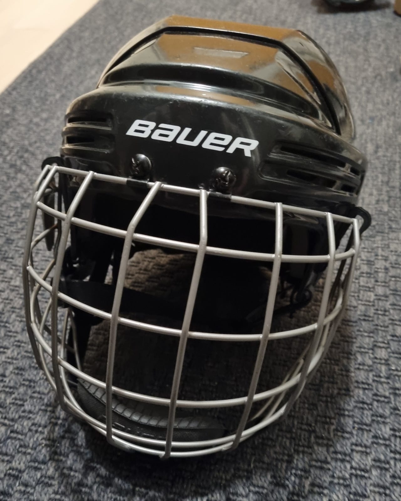 BAUER TRUE VISION 1 kypärä ristikolla | Tori