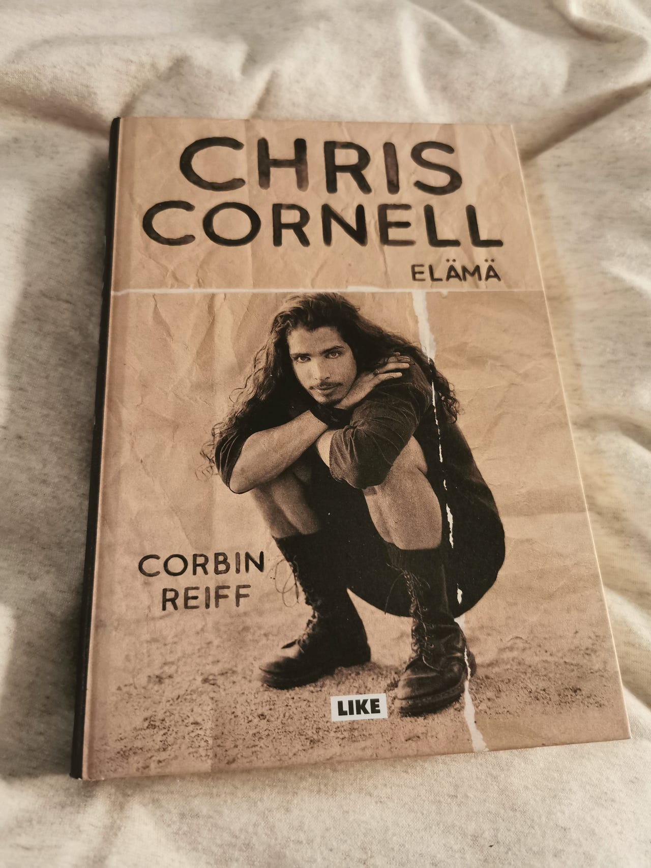Chris Cornell elämä - kirja | Tori