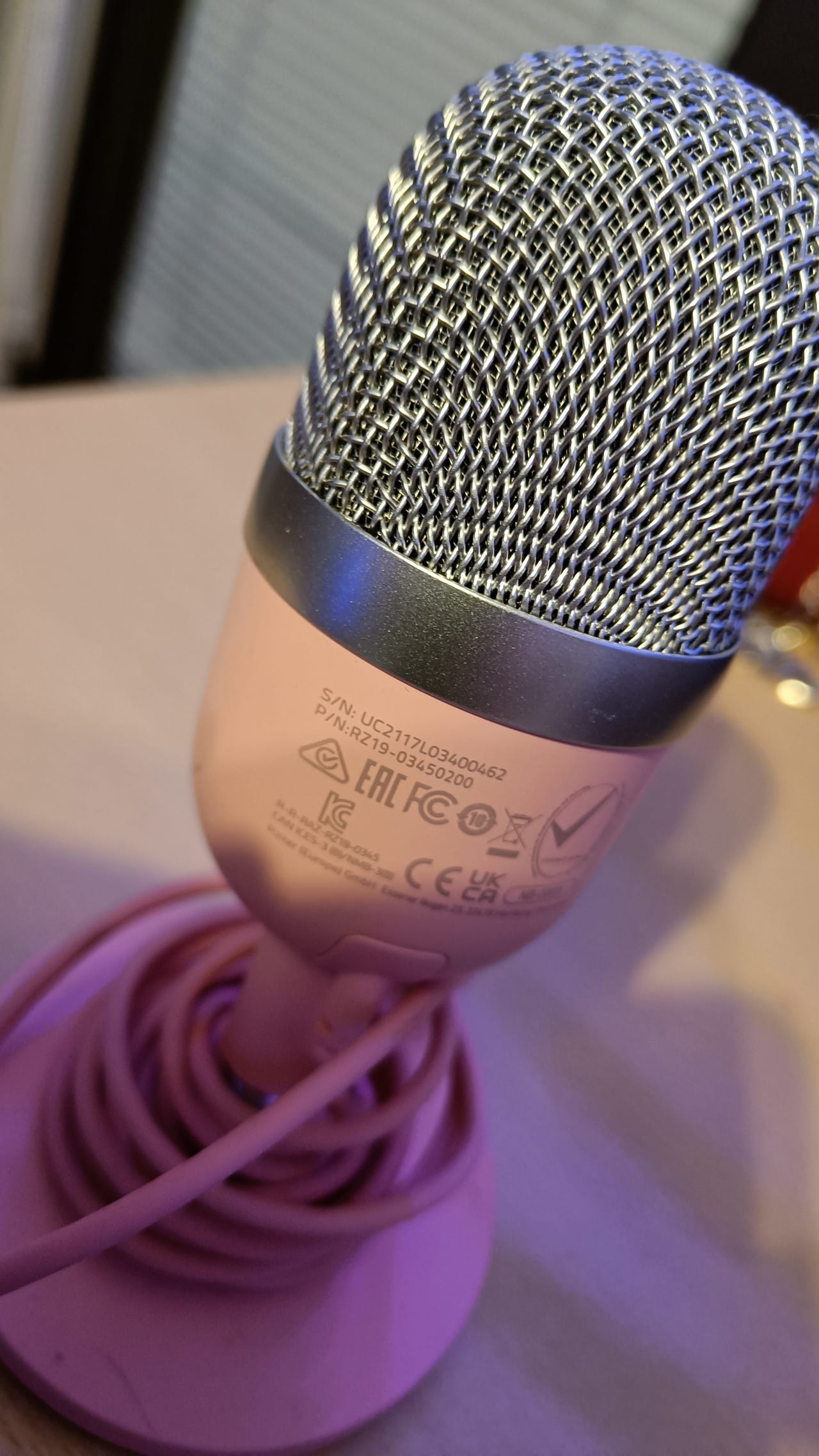 Razer Seiren Mini mikrofoni vaaleanpunainen | Tori