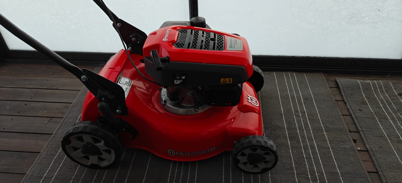 Husqvarna LC 140P | Tori