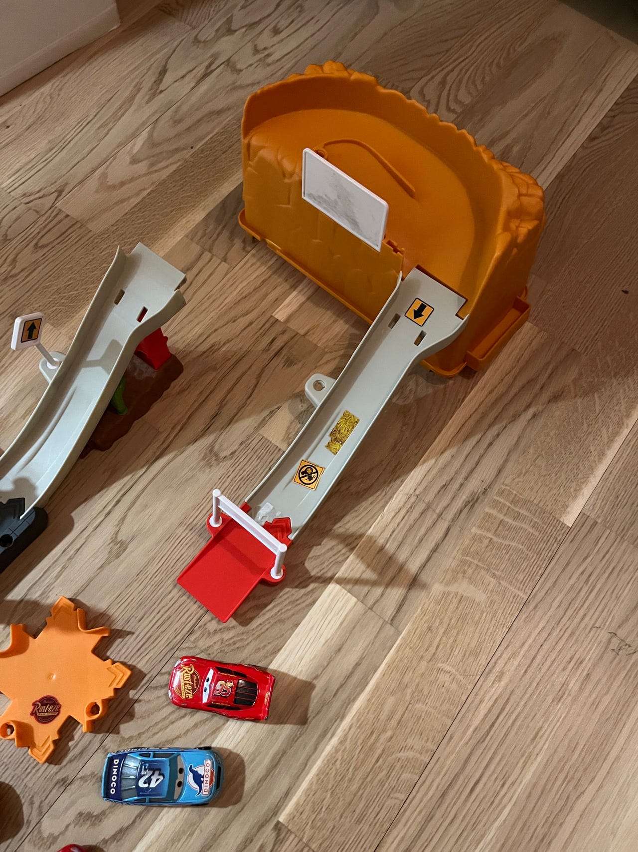 Hot Wheels leikkisetti pienoismalleilla | Tori