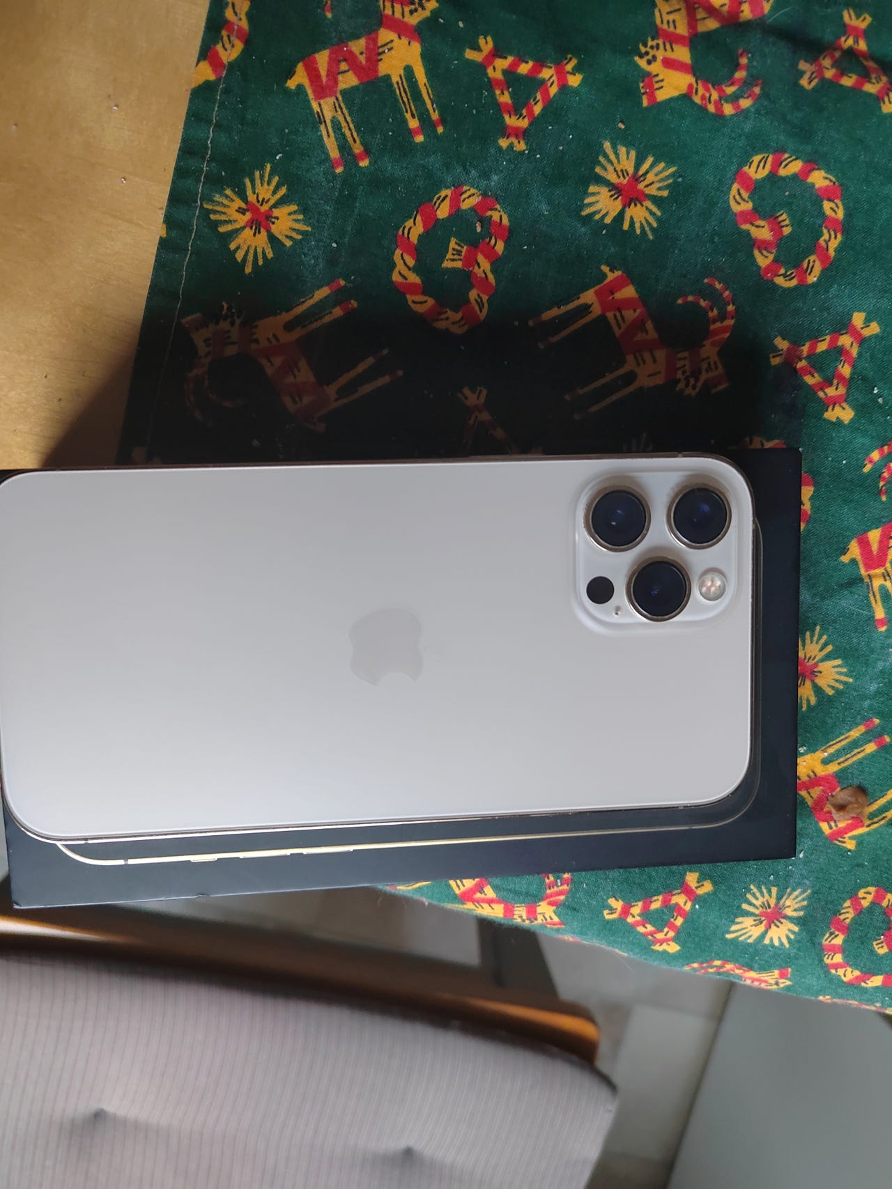 Myydään siisti iPhone 12 pro Max | Tori