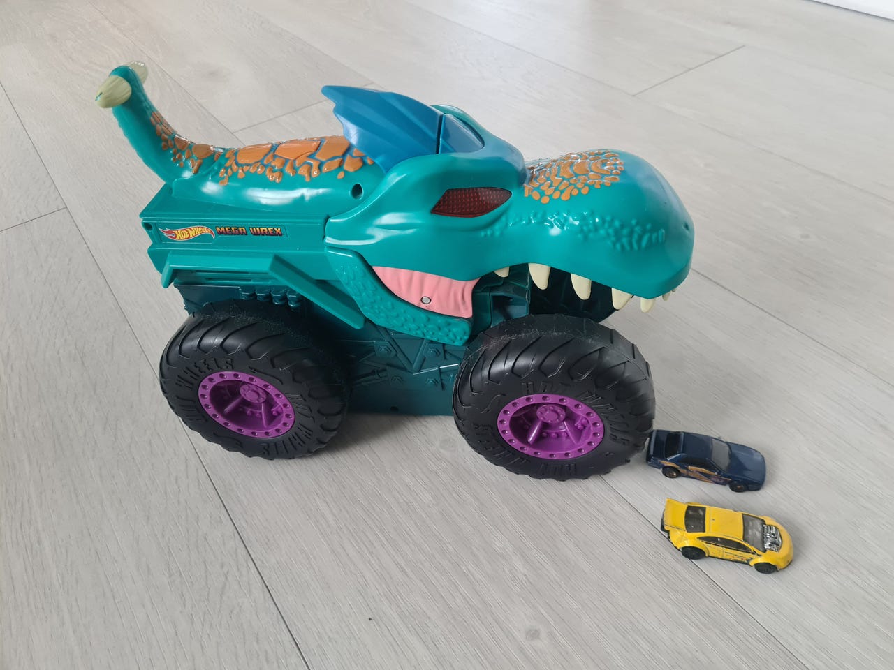 Hot Wheels mega wrex | Tori