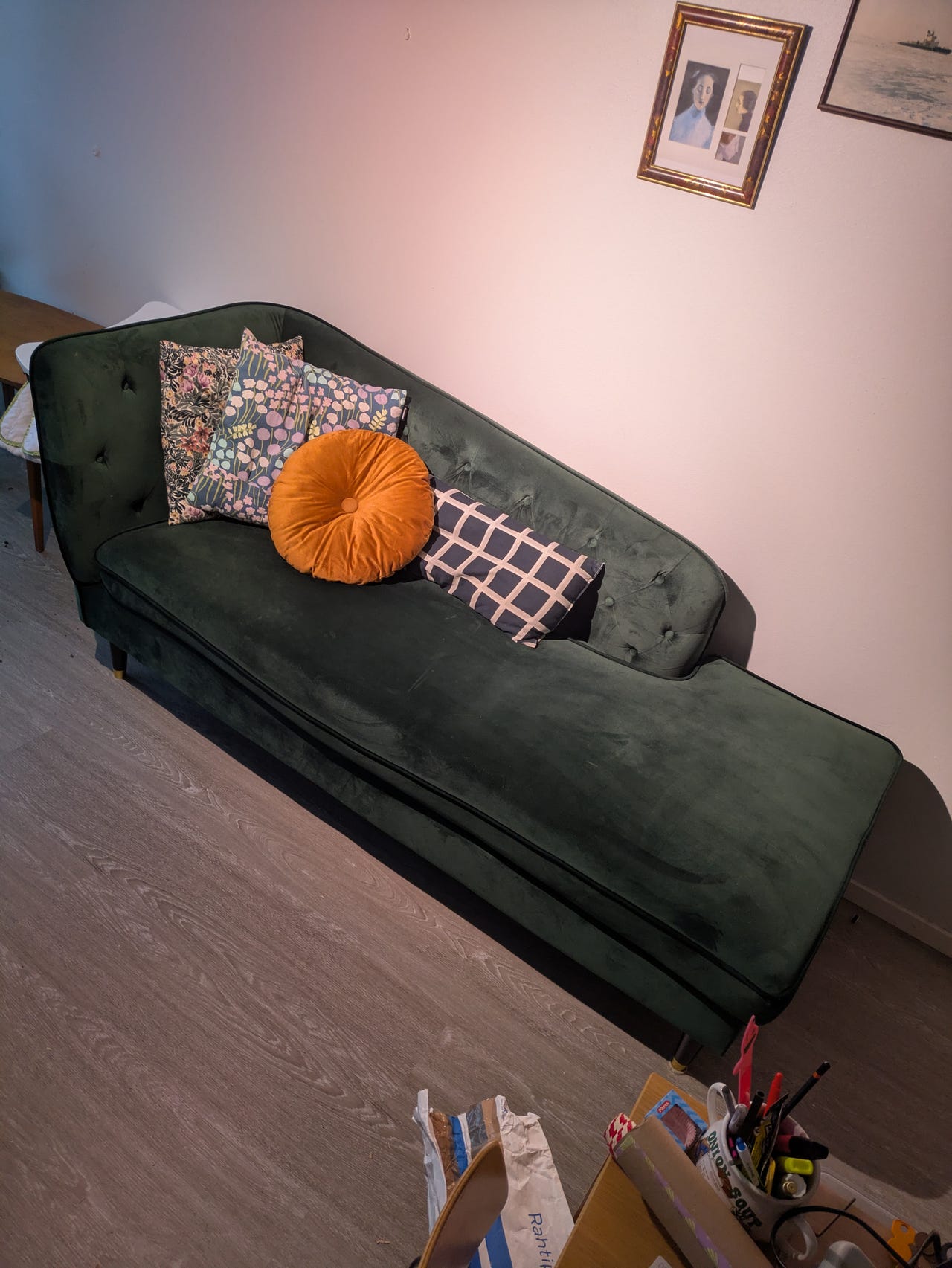 Vihreä samettinen divaanisohva | Tori