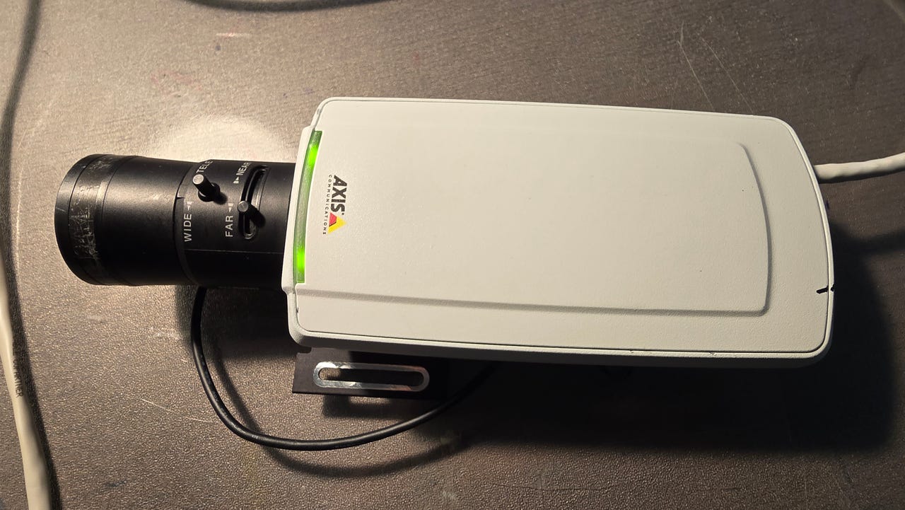 AXIS P1353 Network Camera / AXIS 211 Network Camera | Tori