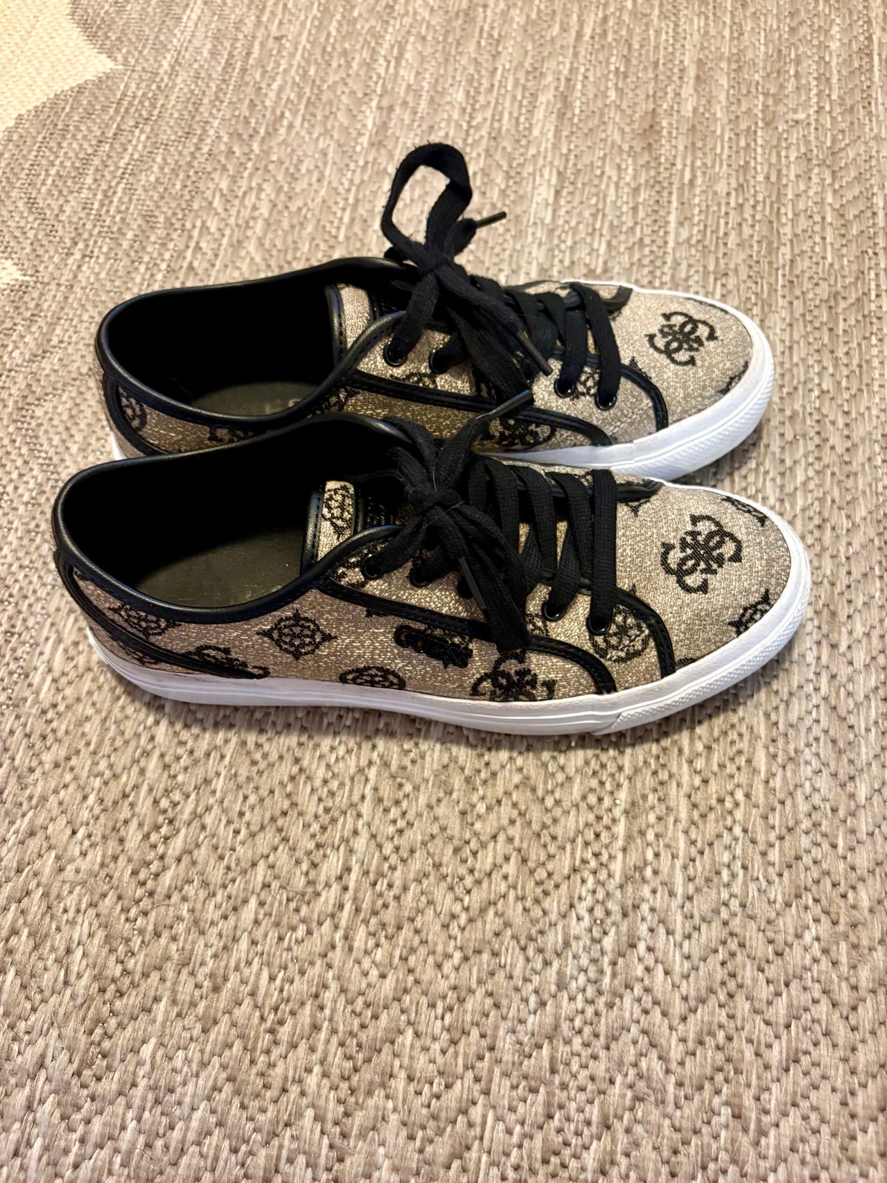 Guess tennarit | Tori