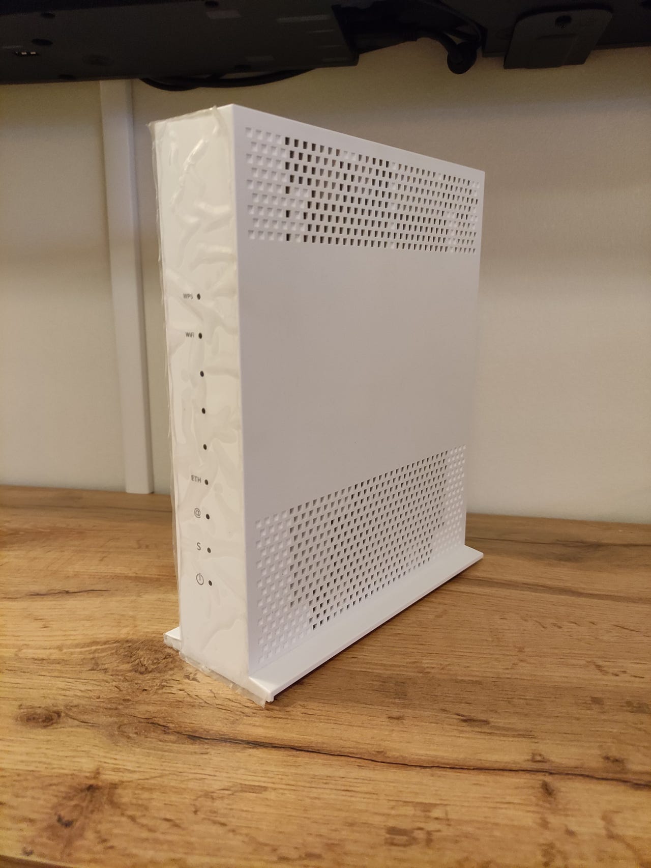 DNA Sagemcom FAST 3686 V2 kaapelimodeemi | Tori