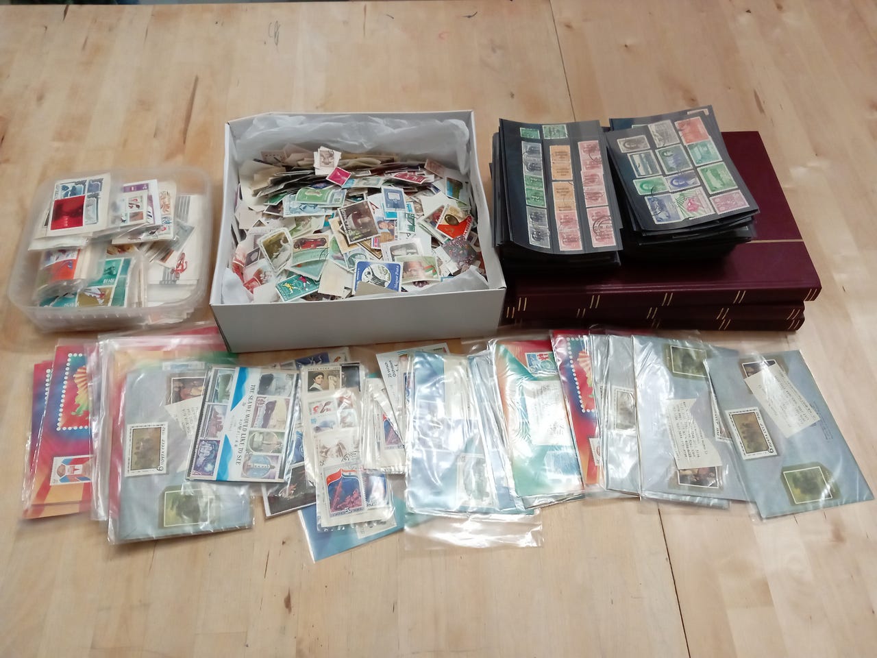 Löytöerä kokomaailmaa monipuolinen erä tuhansia merkkejä | Tori