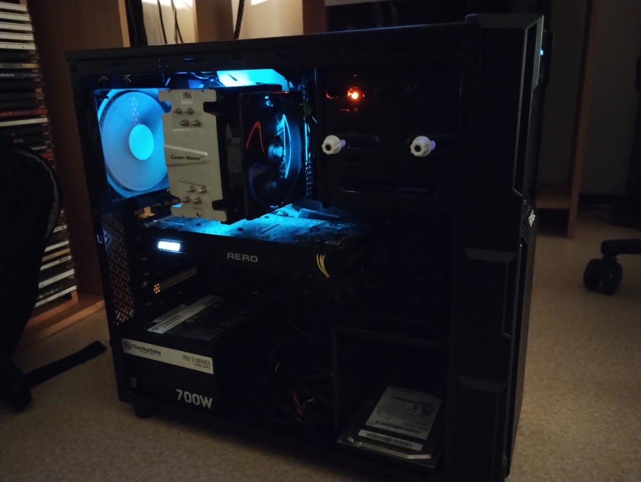 Antec musta kotelo sekä laadukkaat komponentit | Tori