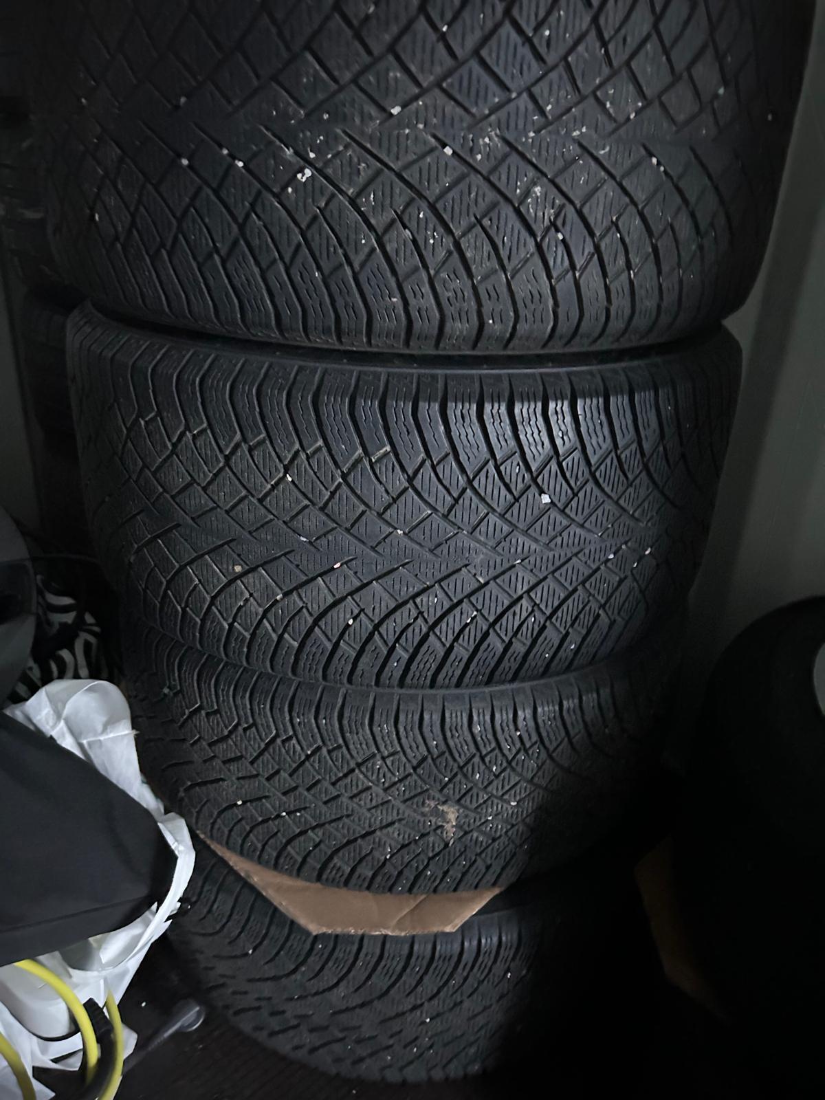 4 kpl Nokian Hakkapeliitta kitkarenkaat ( 285/40R19 & 255/45R19 ) | Tori