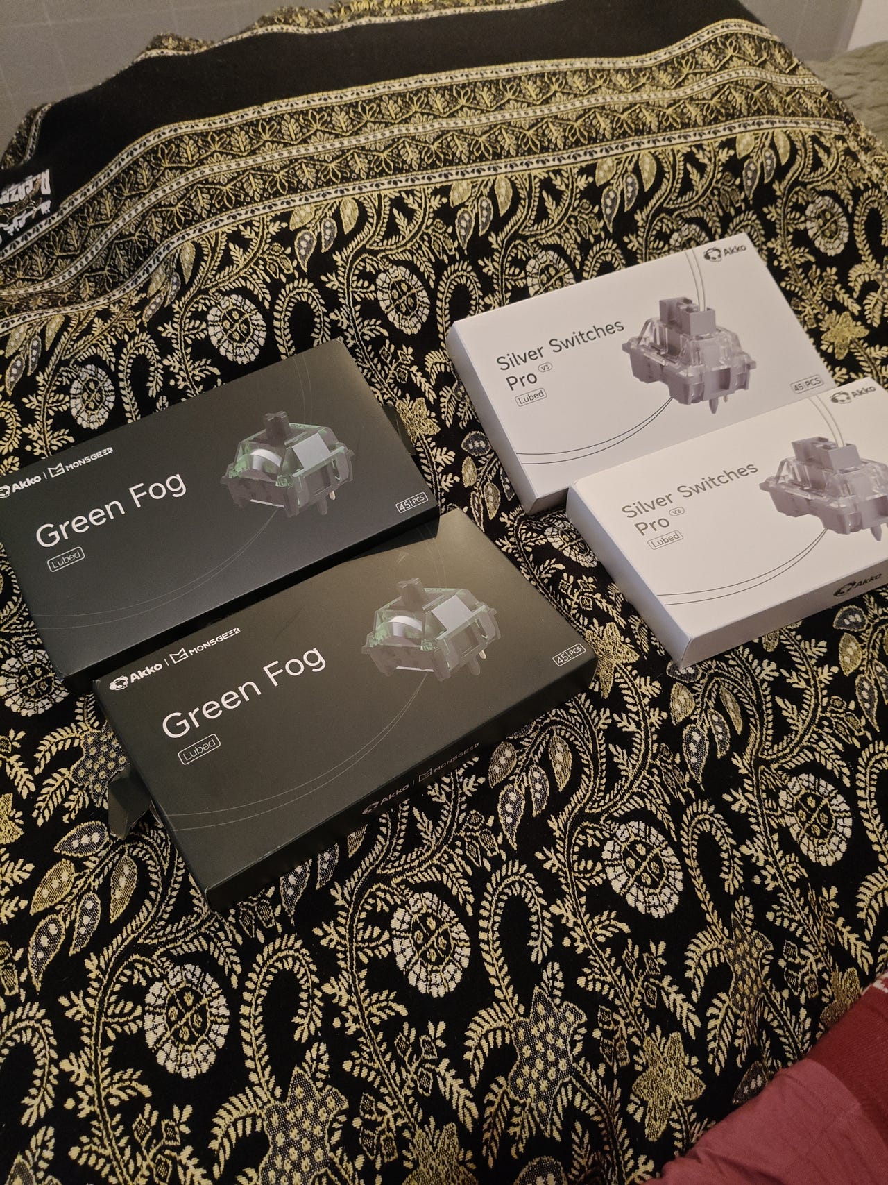 Akko Green Fog 90 kpl, Akko Silver V3 pro 90 kpl kytkimet | Tori