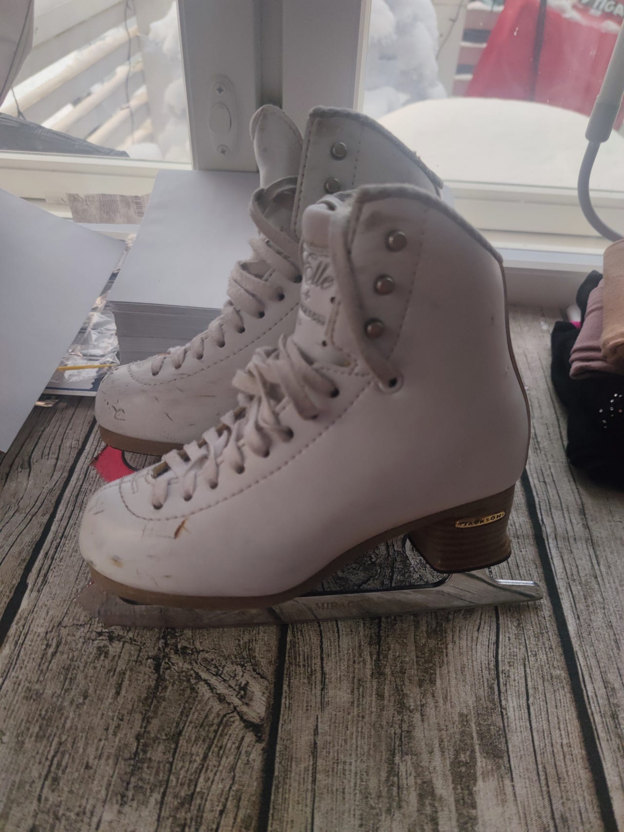 Taitoluistimet koko 32 Jackson Elle Mirage-terällä | Tori