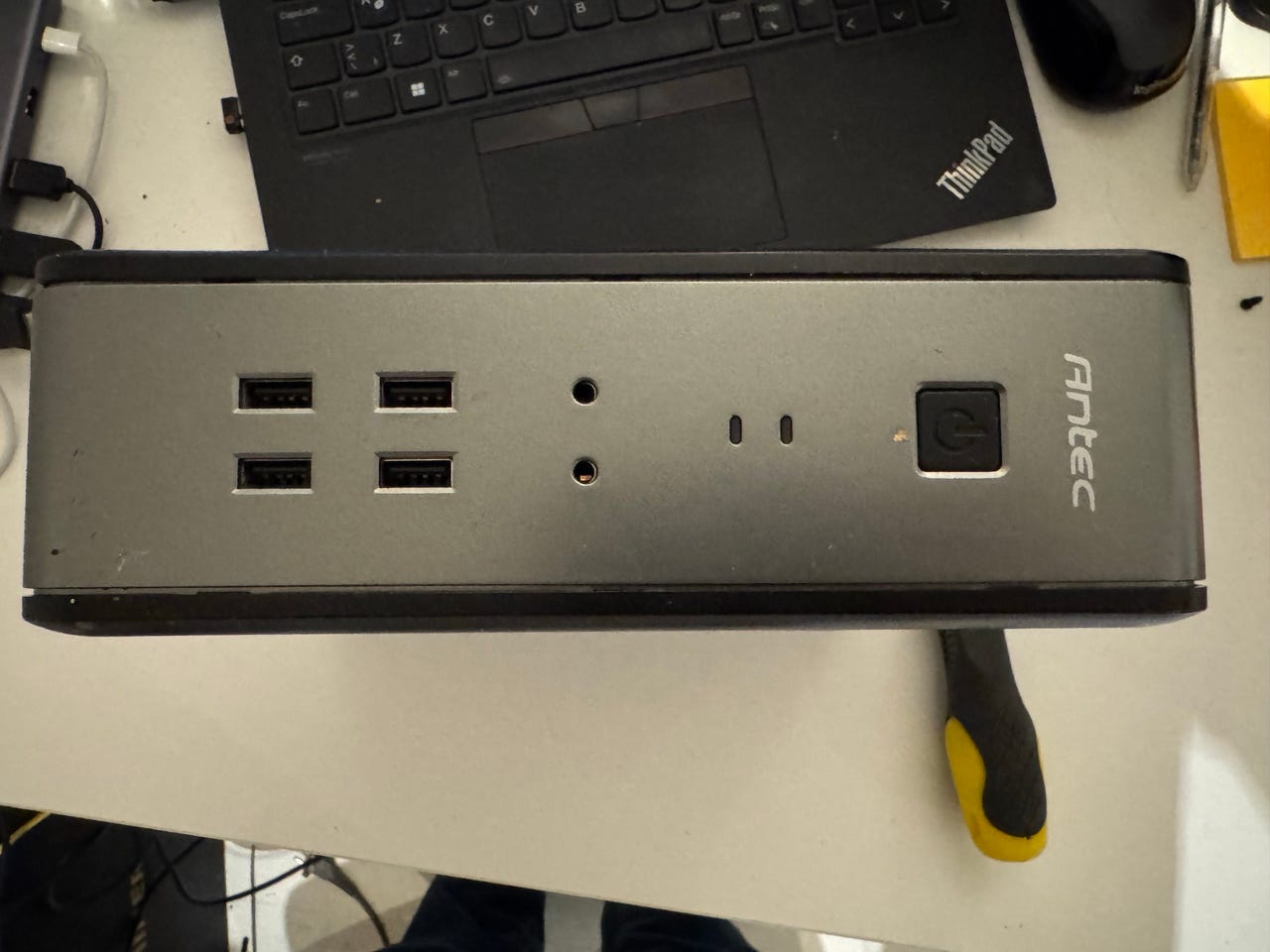 Asus emolevy mini-ITX kokoonpanossa Antec kotelossa | Tori