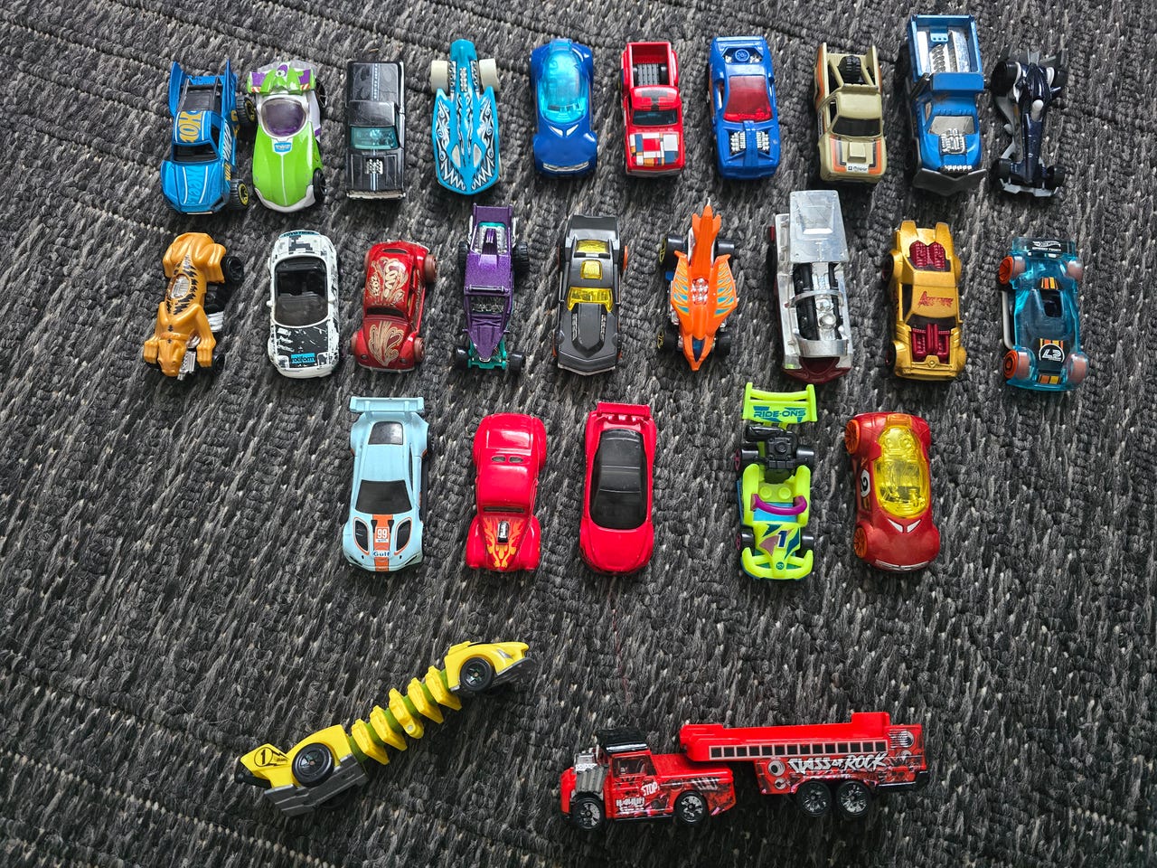 Hot Wheels leikkiautot 26 kpl | Tori