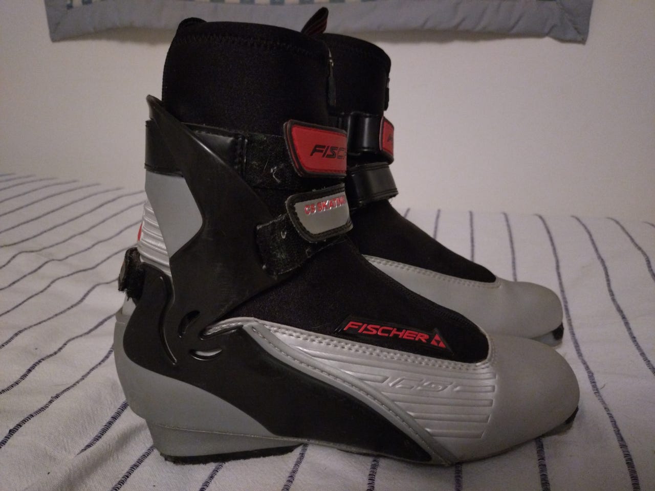 Luistelumonot 40 Fischer SNS pilot. | Tori