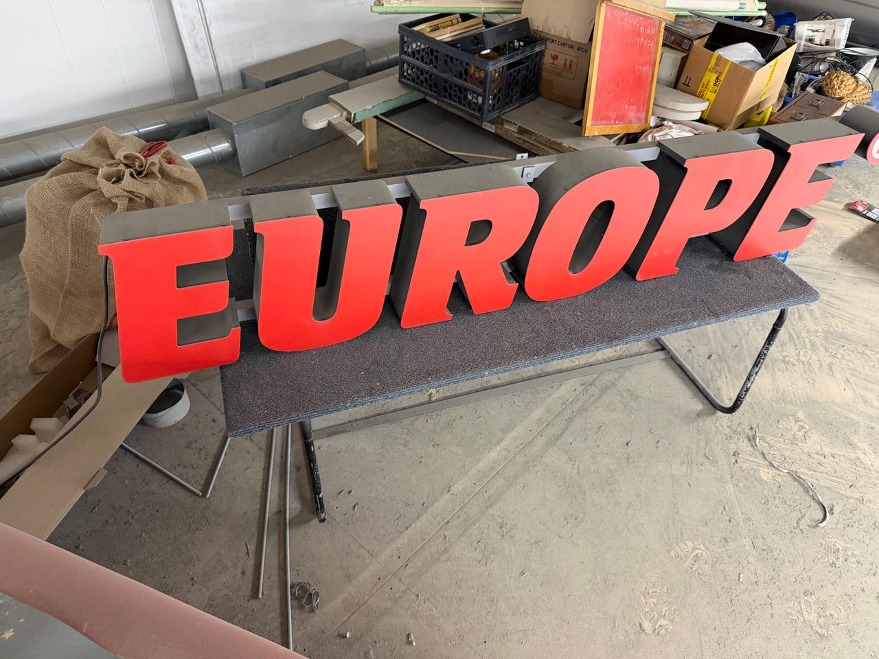Europa Led-kyltti punainen | Tori