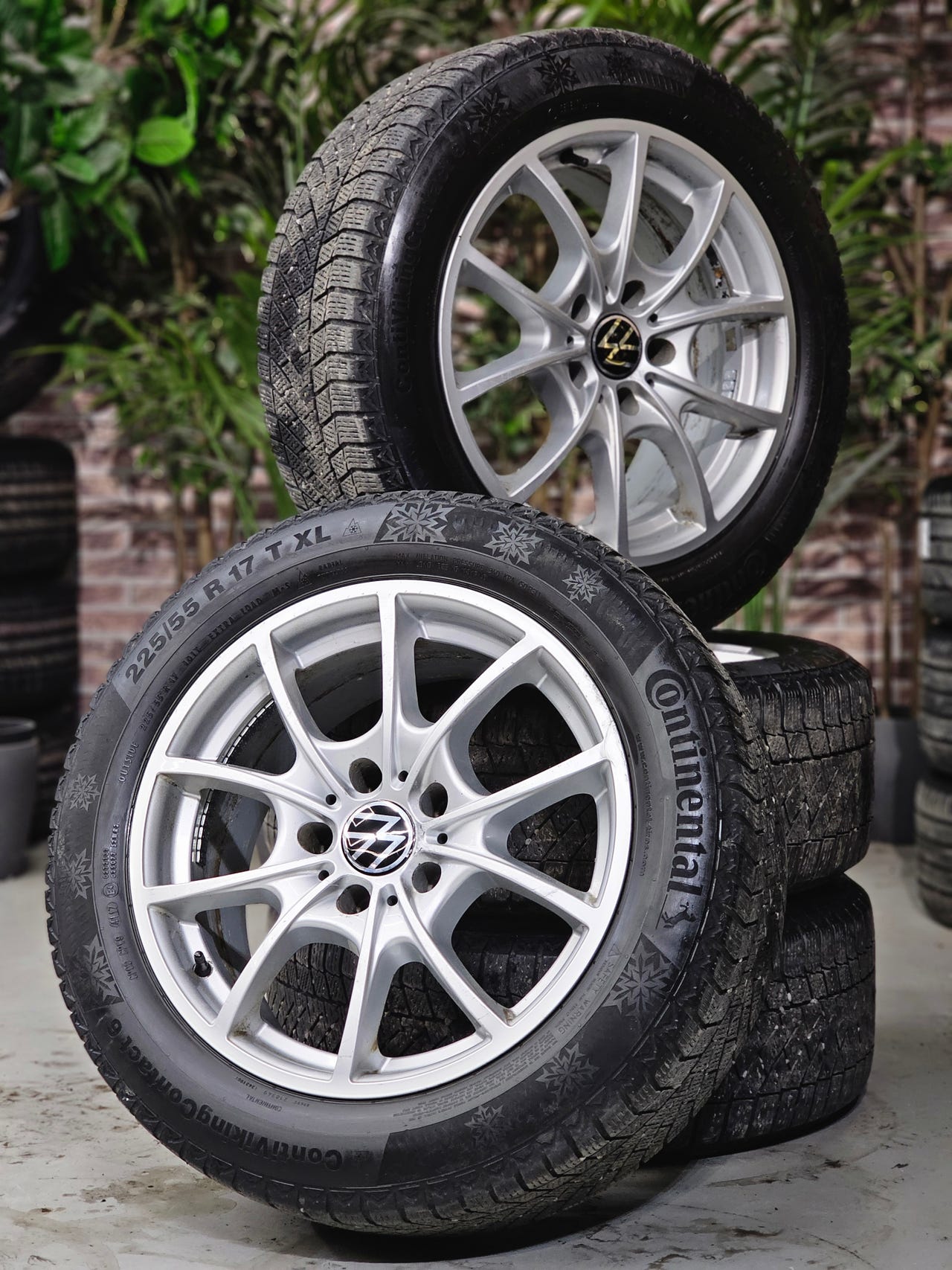 VW Transporter / BMW F10/F11 17" talvirenkaat | Tori