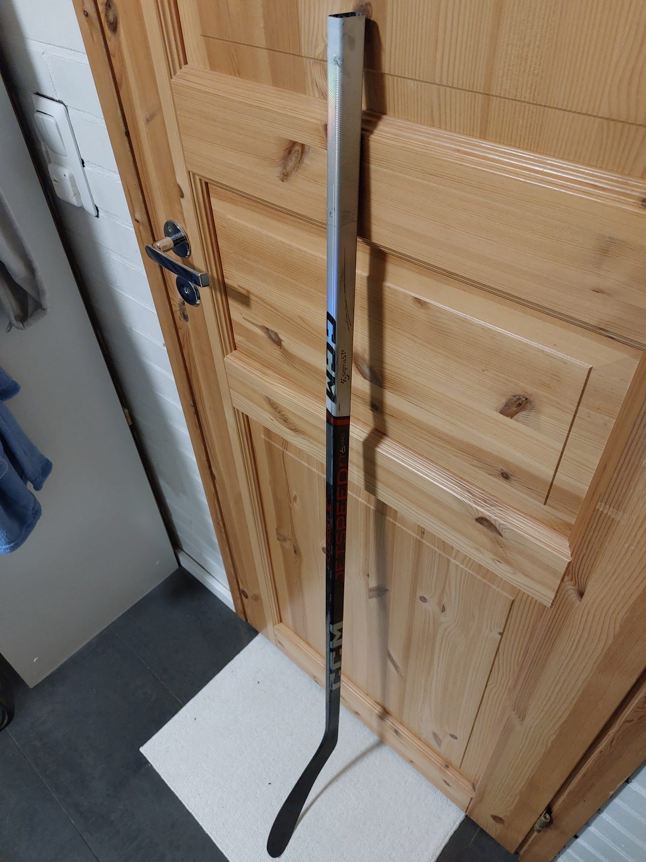 Ccm Jetspeed ft6 pro right 30flex jr | Tori