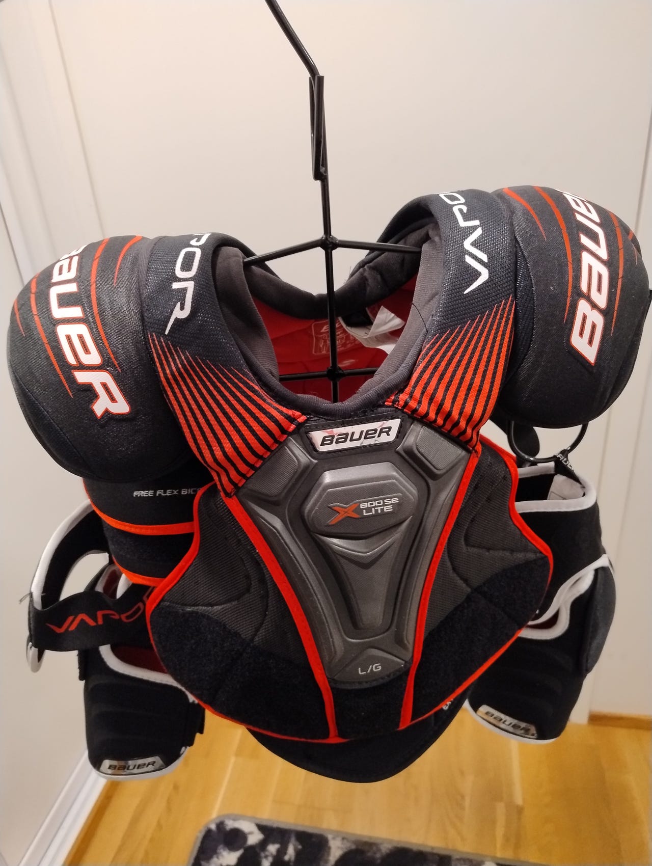 Bauer hartiasuojat, kyynärsuojat ja polvisuojat | Tori