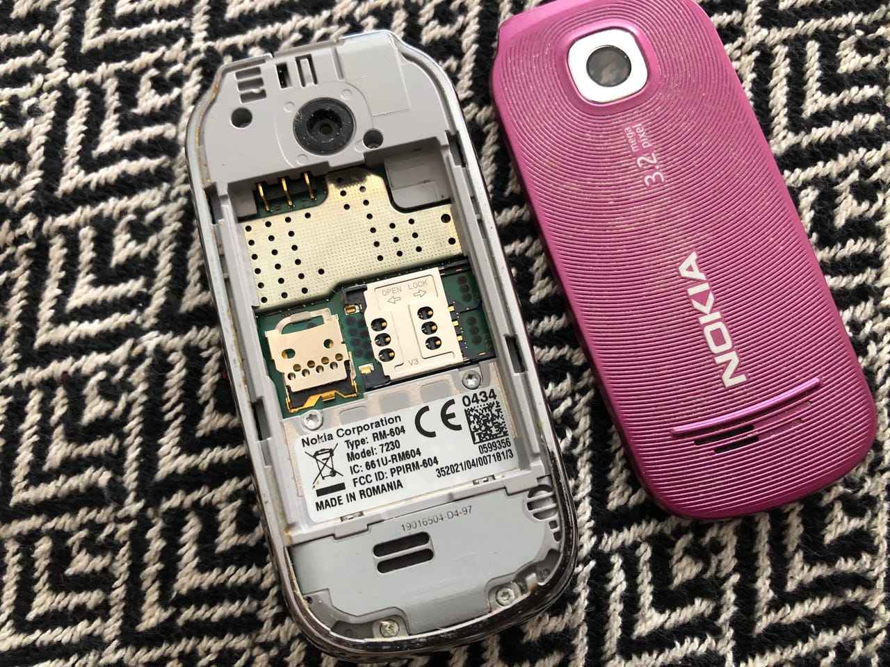 Nokia 7230 Flat 2x puhelin toimivia | Tori