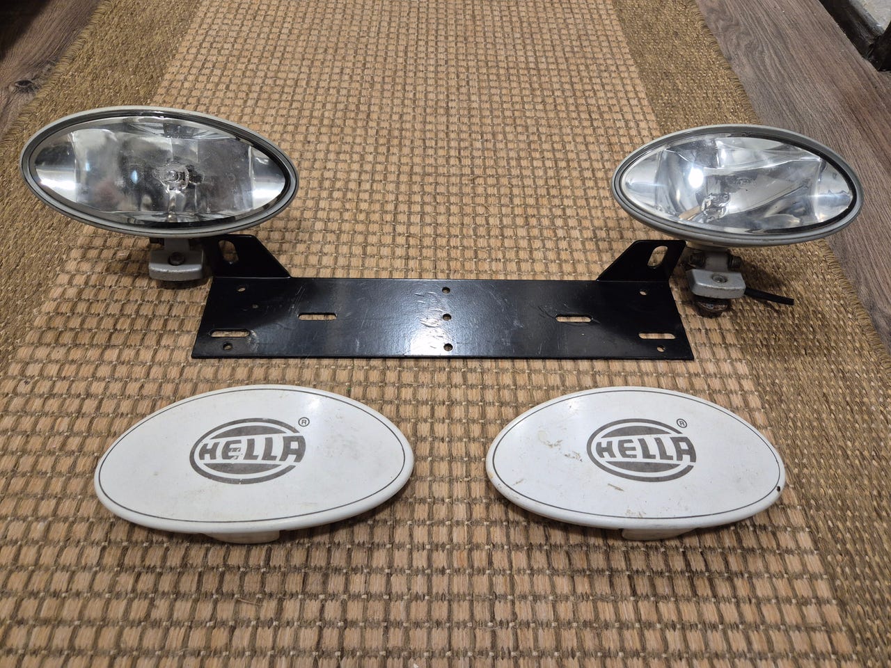HELLA lisävalot + kilpiteline | Tori