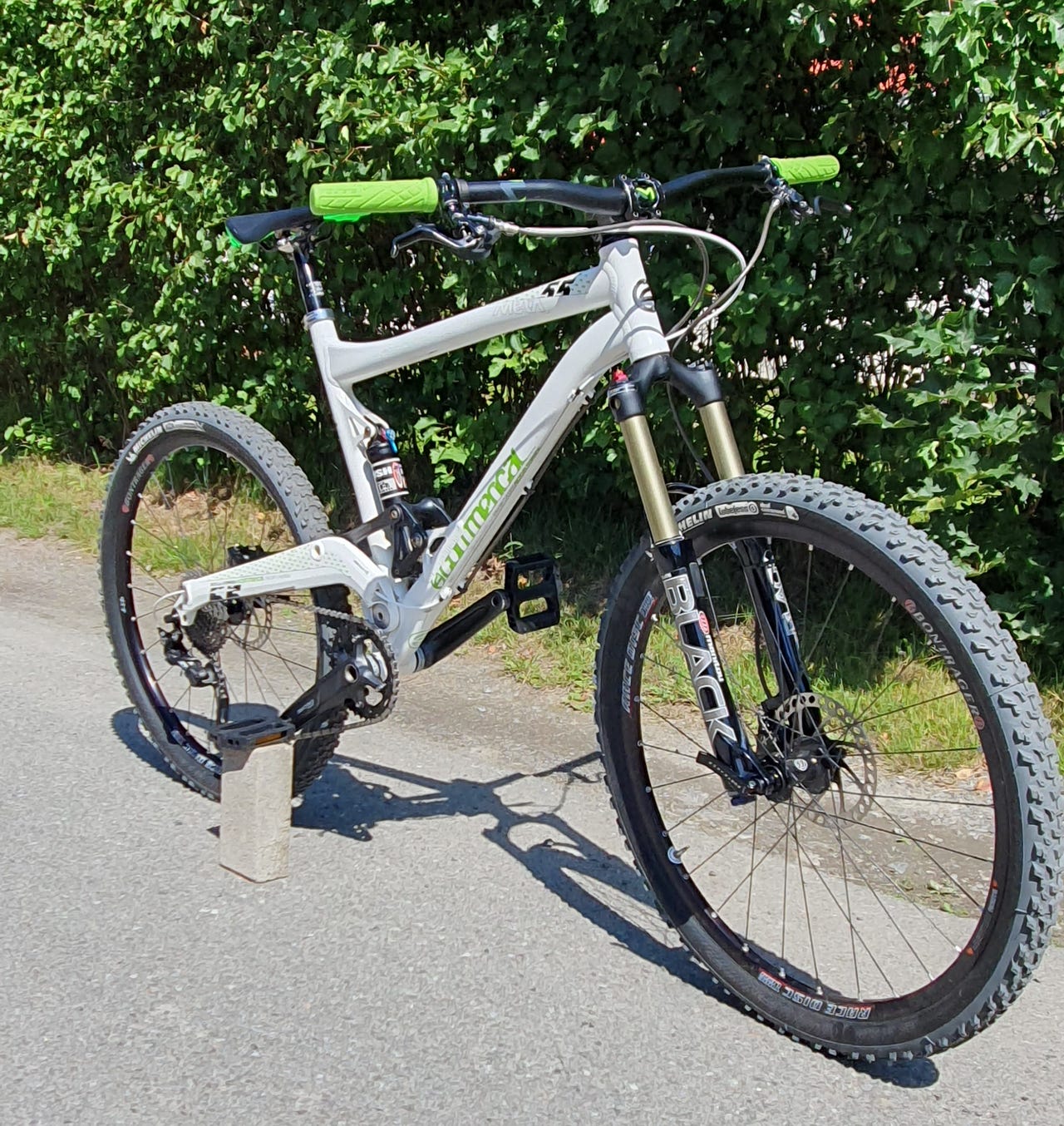 Commencal Meta 55 rungosta laatu-osilla rakennettu 26" 10-vaihteinen ...