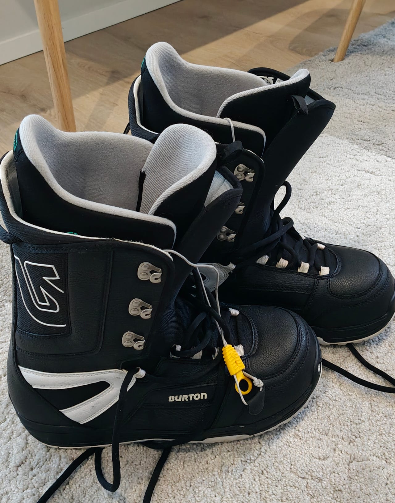 Lautailumonot Burton koko 46 | Tori