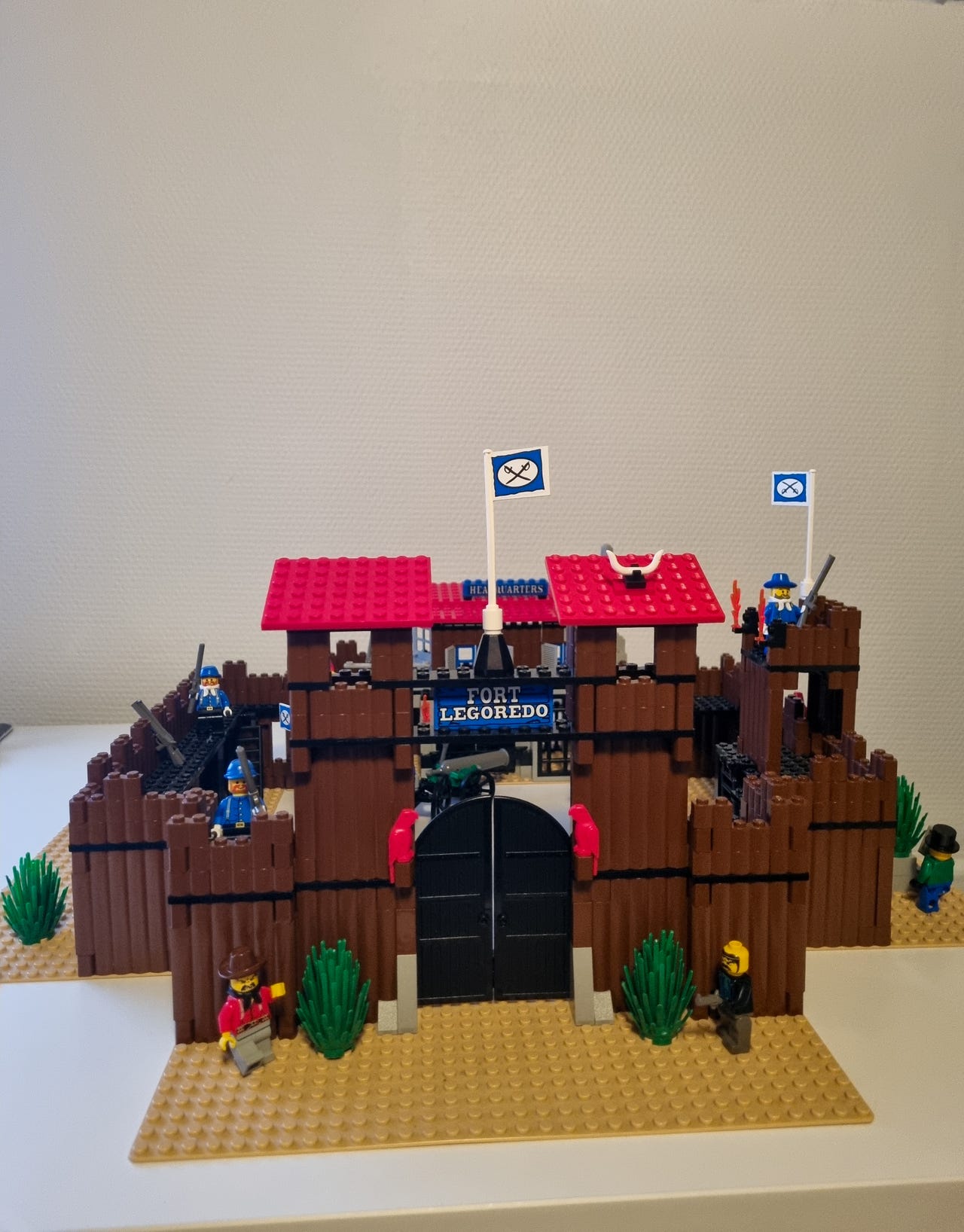 LEGO Western Fort LEGOREDO 6769 – iso linnoitus + hahmot + ohjeet | Tori
