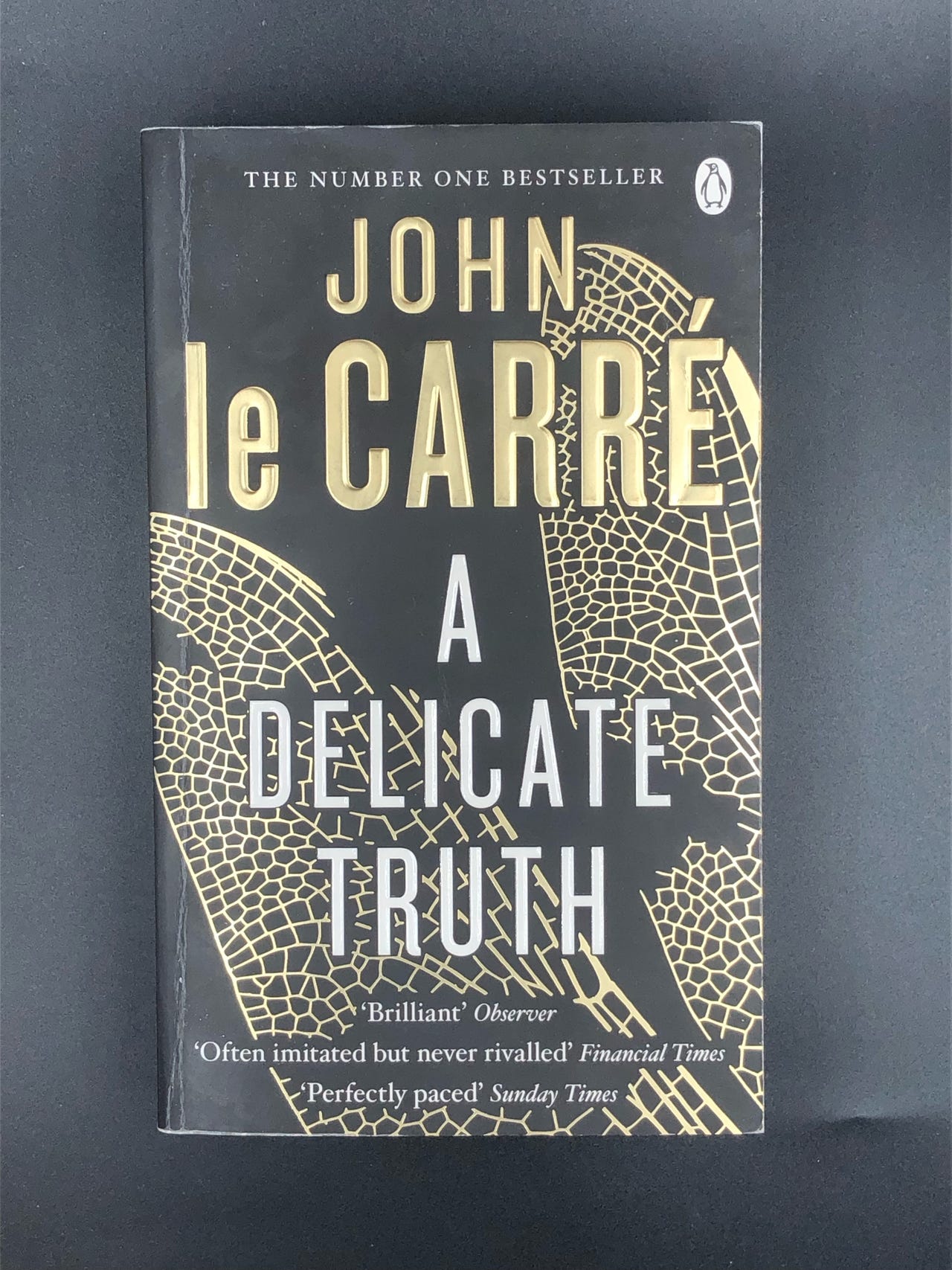 A Delicate Truth by John Le Carré (Book in English) | Tori