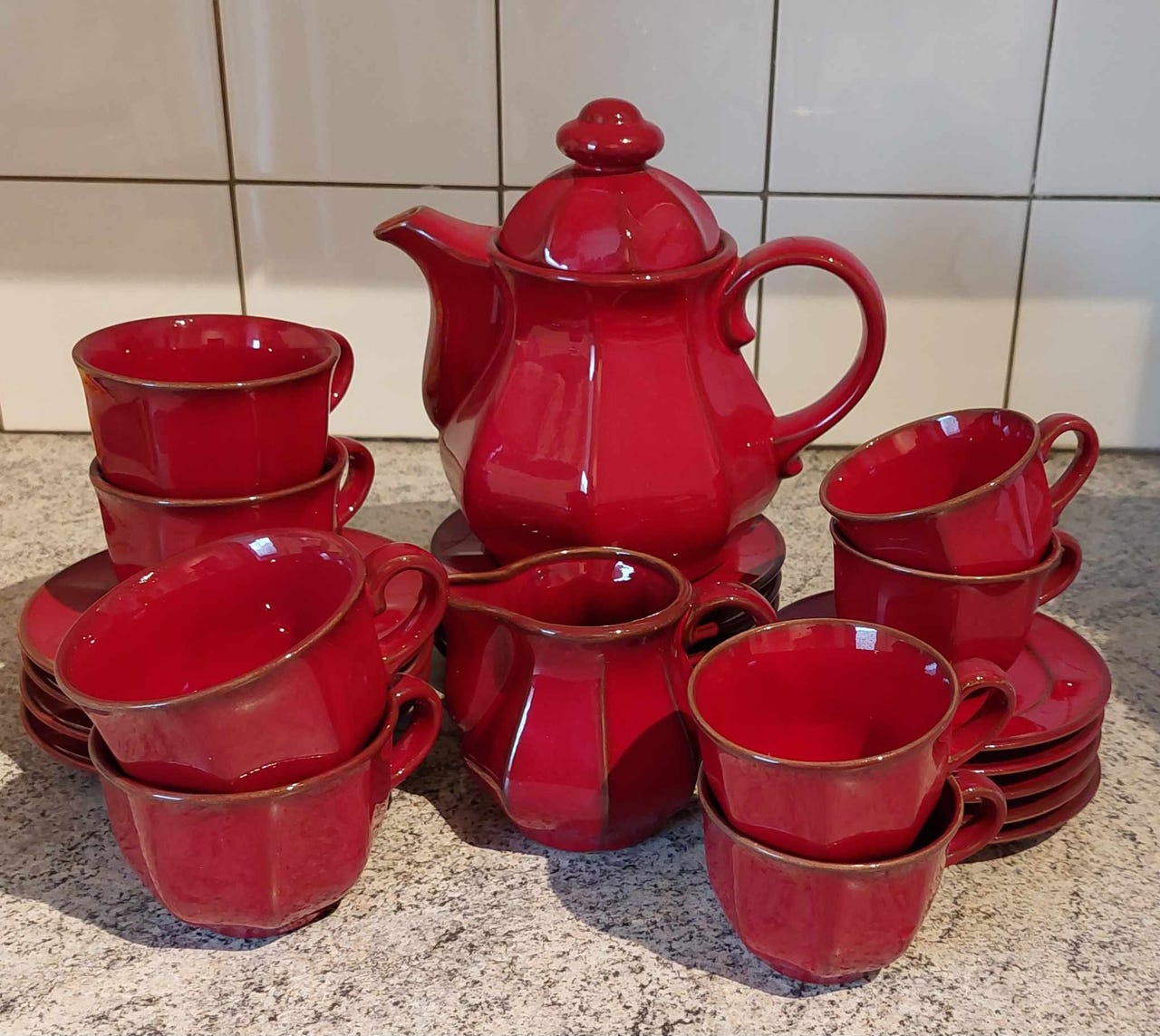 Viininpunainen keraaminen tee- ja kahvi setti | Tori