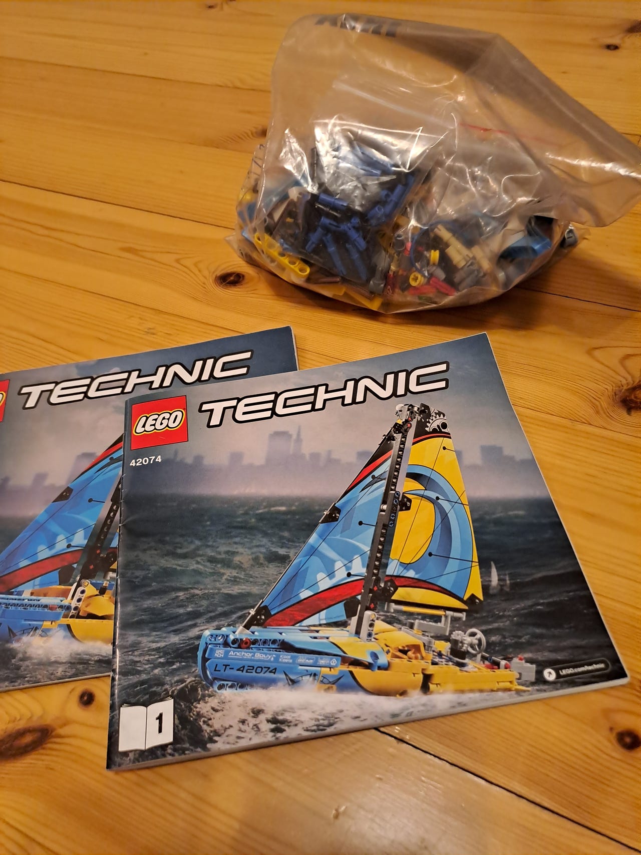 LEGO Technic 42074 Racing Yacht | Tori