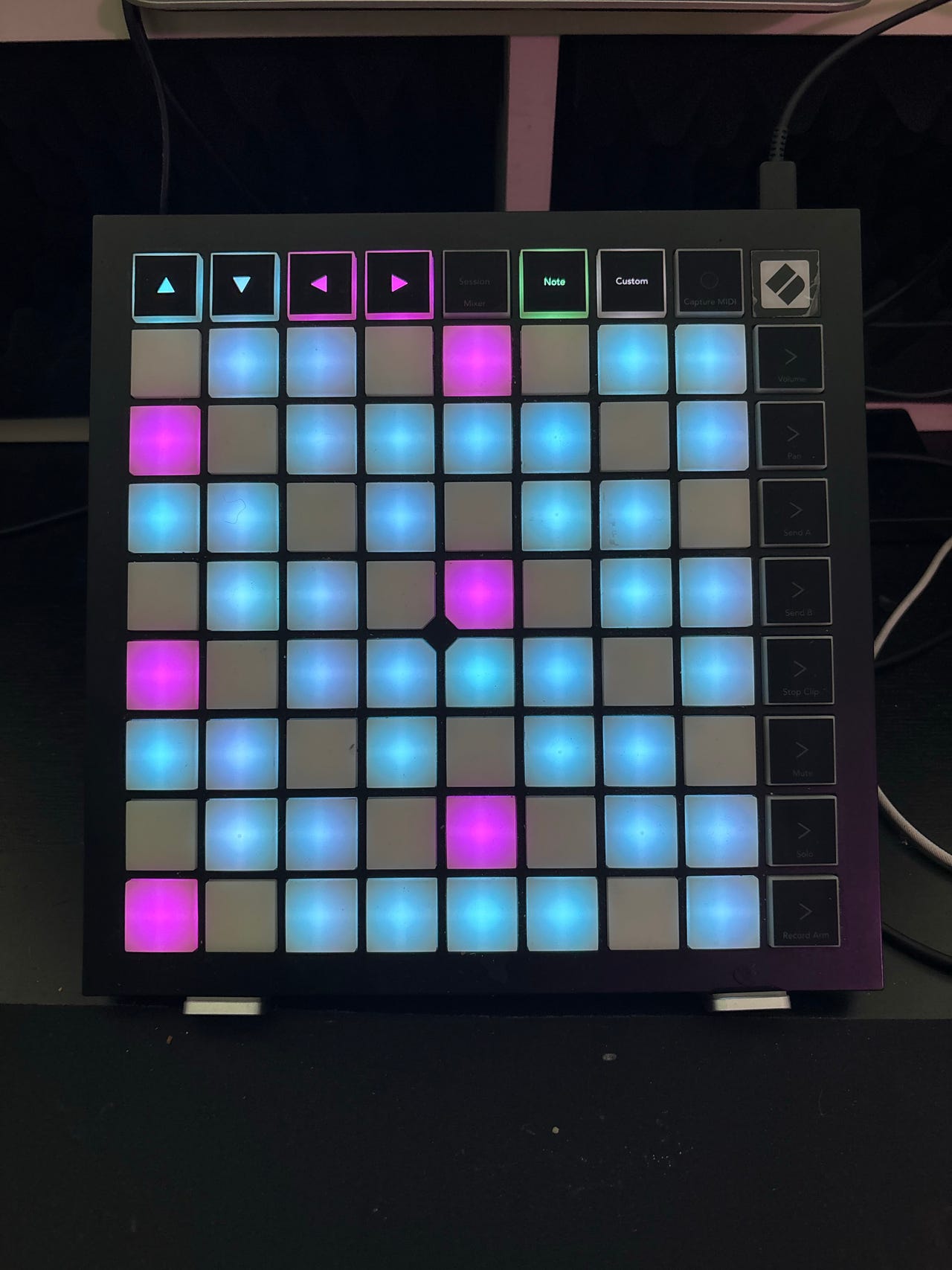 Novation Launchpad X MIDI-ohjain | Tori