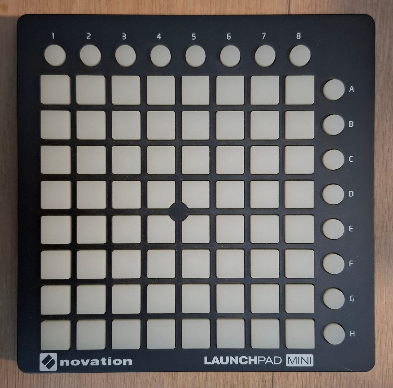Novation Launchpad Mini MKII -midiohjain (Ableton/FL Studio) | Tori