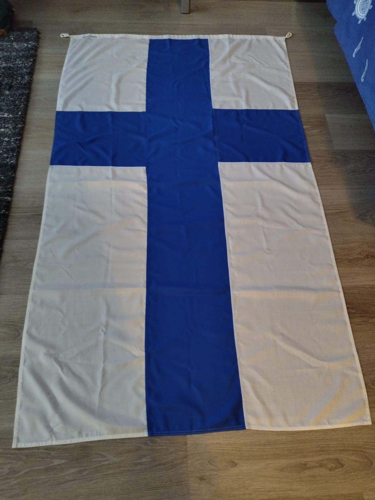 Suomen lippu 112 x 184 cm sinivalkoinen | Tori