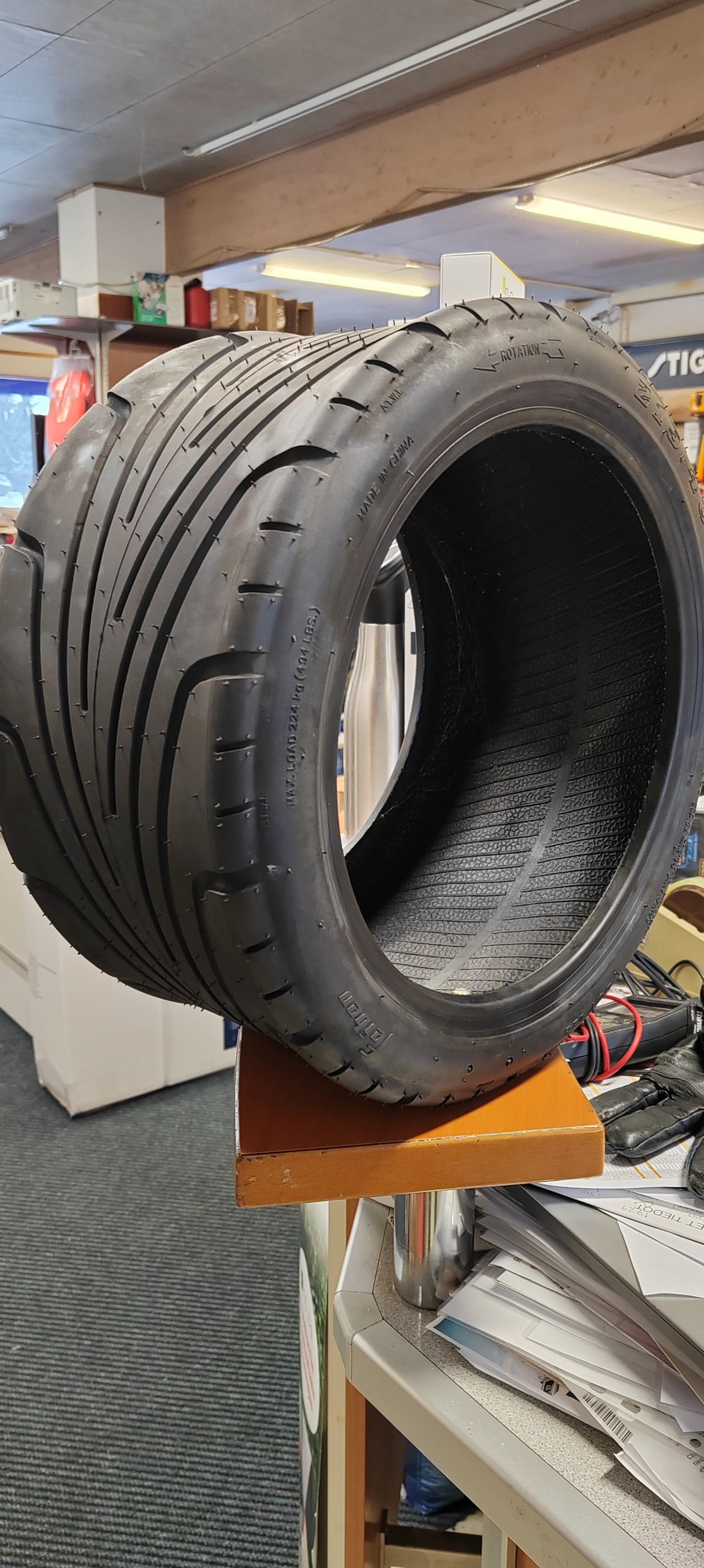 RENGAS Kontio Motors Kruiser Elektra/Heritage: 215/40-12 | Tori